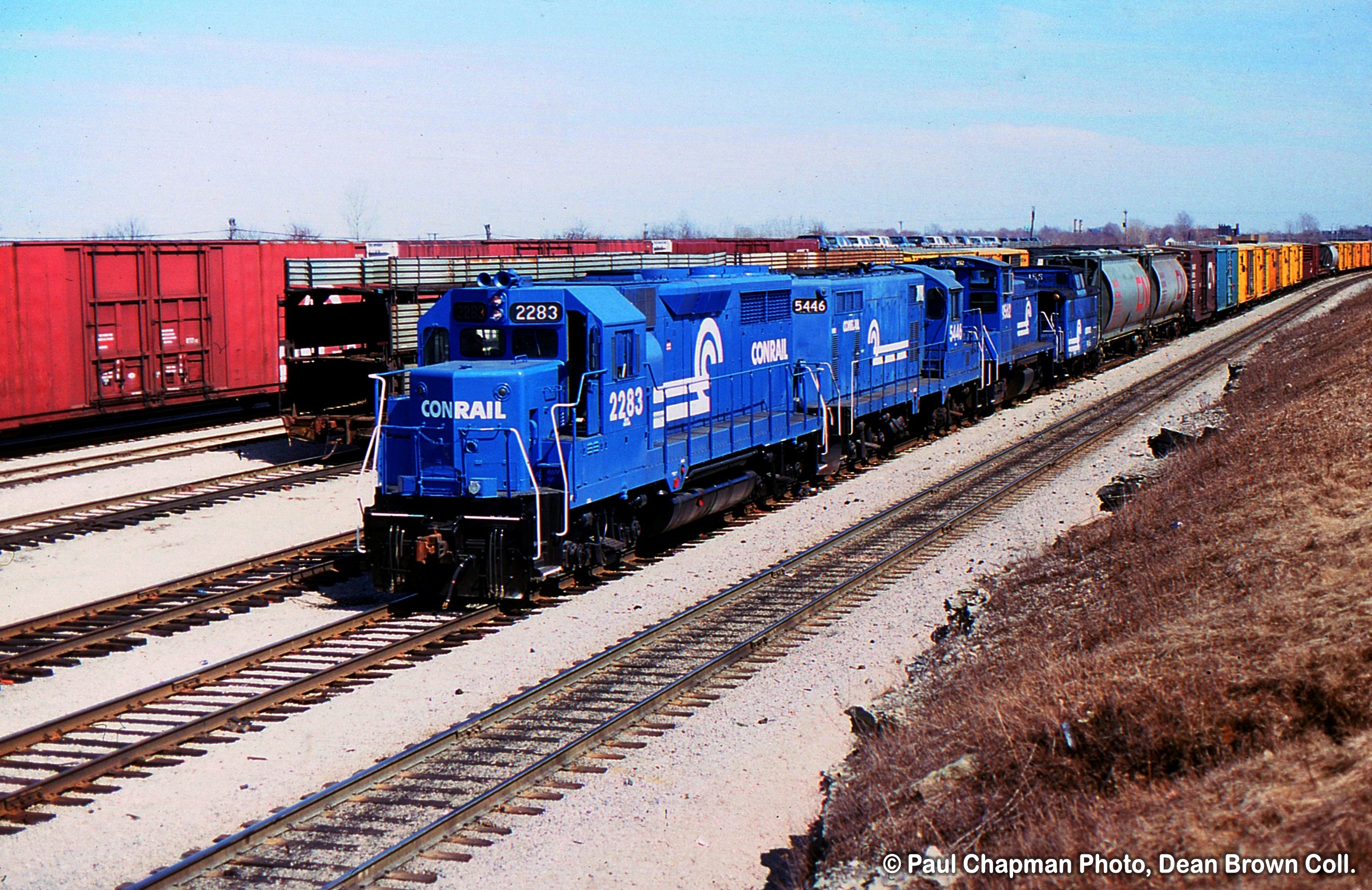 Railpictures.ca - Paul Chapman Photo, Dean Brown Coll. Photo: CR Transfer arrives with CR 2283 ...