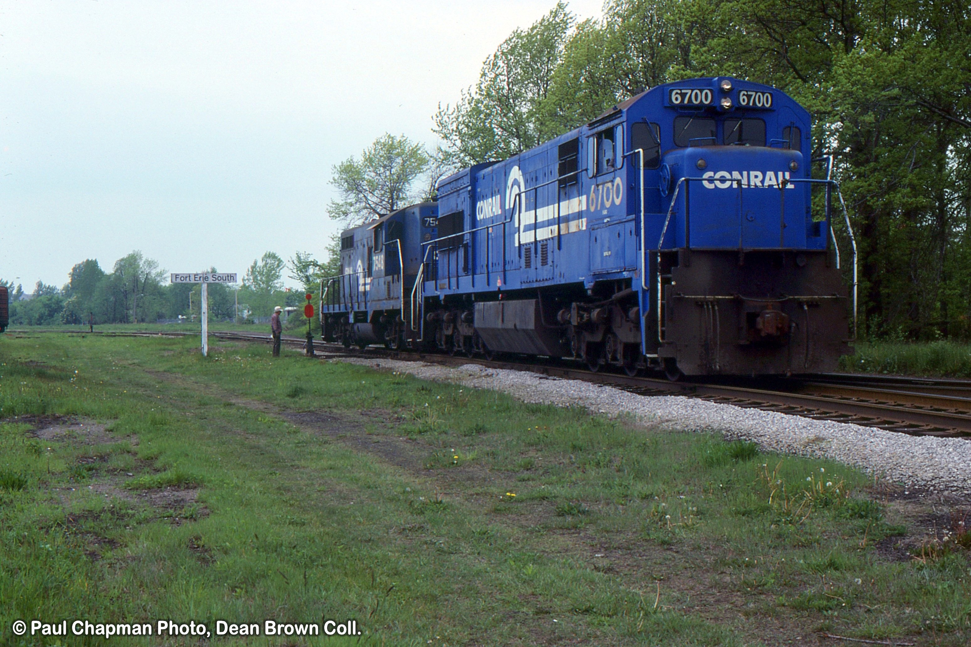 Railpictures.ca - Paul Chapman Photo, Dean Brown Coll. Photo: CR U23C 6700 and CR GP10 7548 at ...