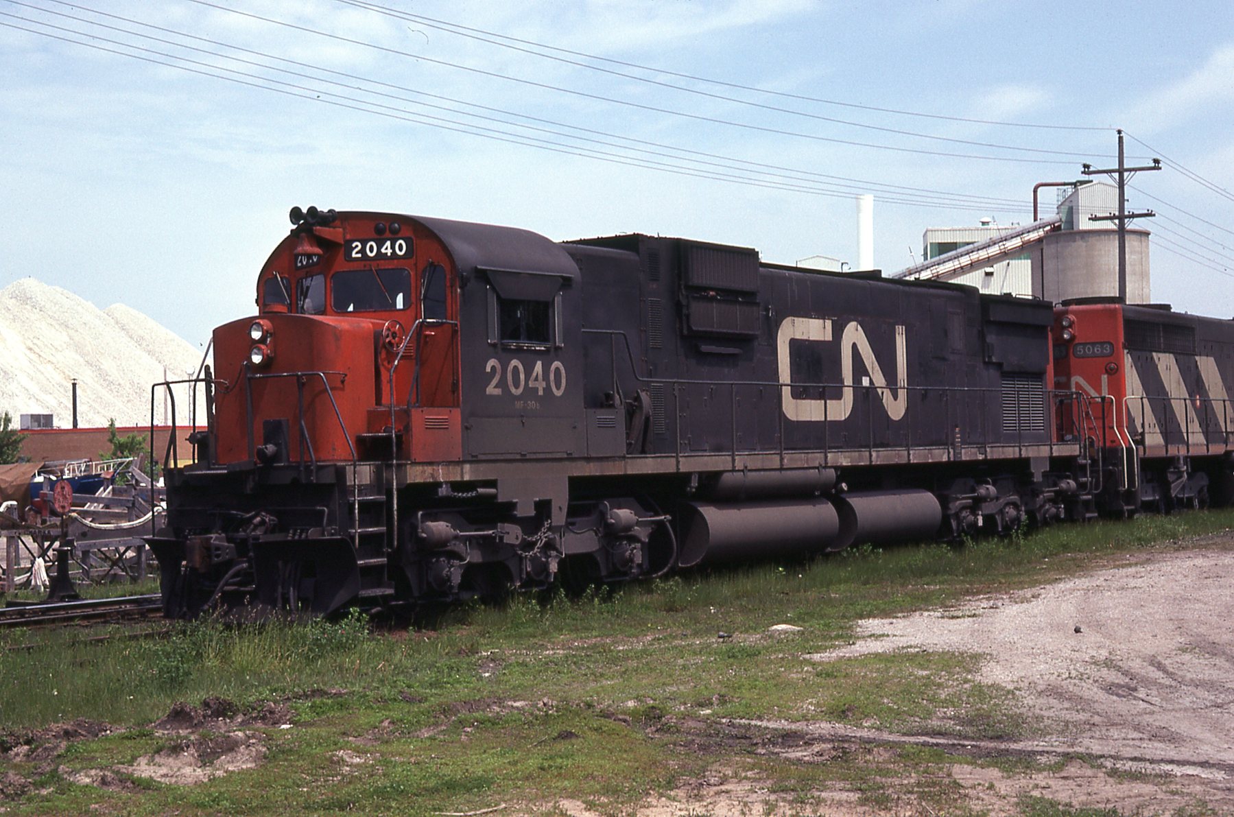 Railpictures.ca - Mike Bannon Photo: CN 2040 sitting by the old CN station awaiting its return ...