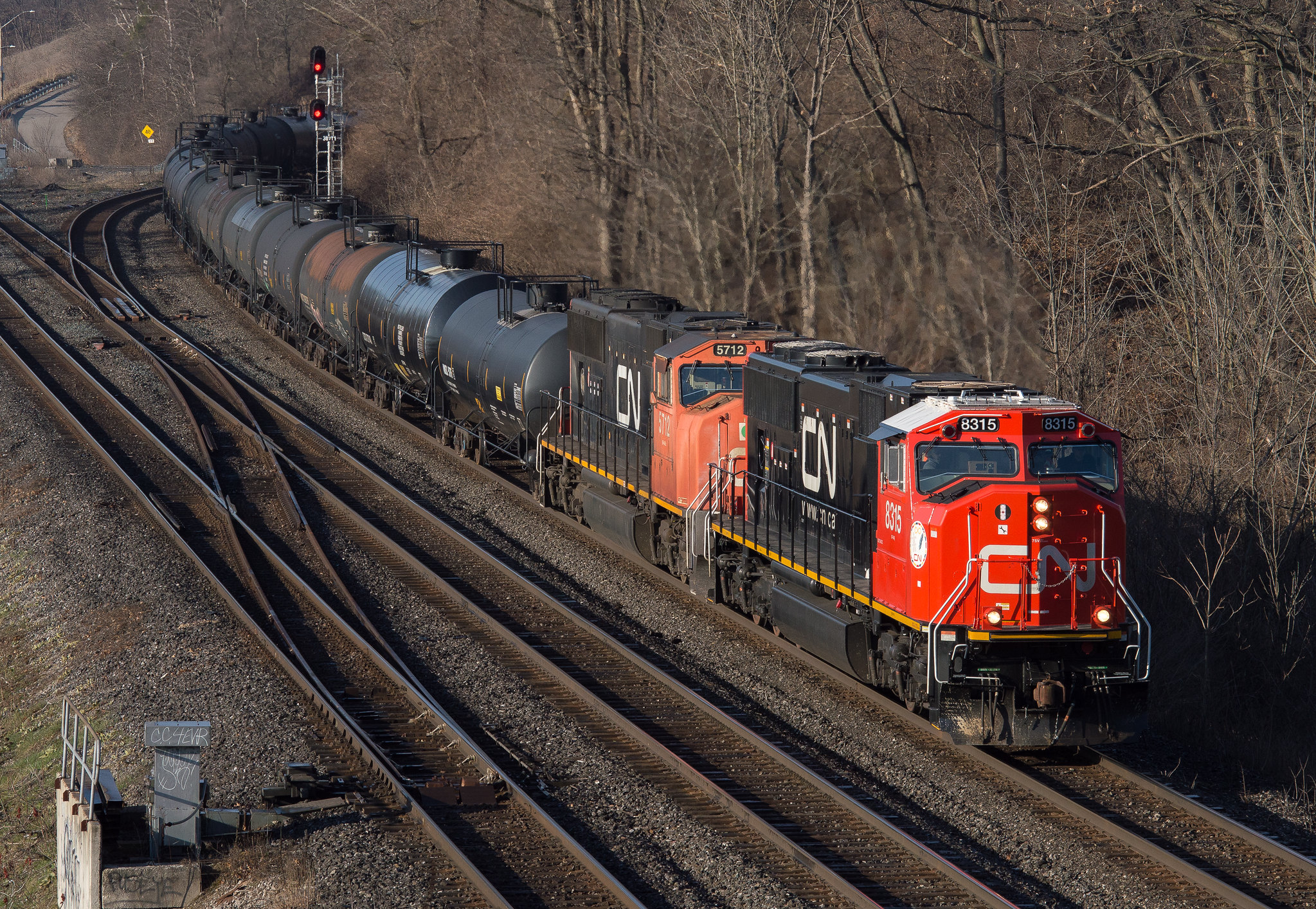 Railpictures.ca - Joseph Bishop Photo: CN 8315 and CN 5712 lead CN 424 through Bayview Junction ...