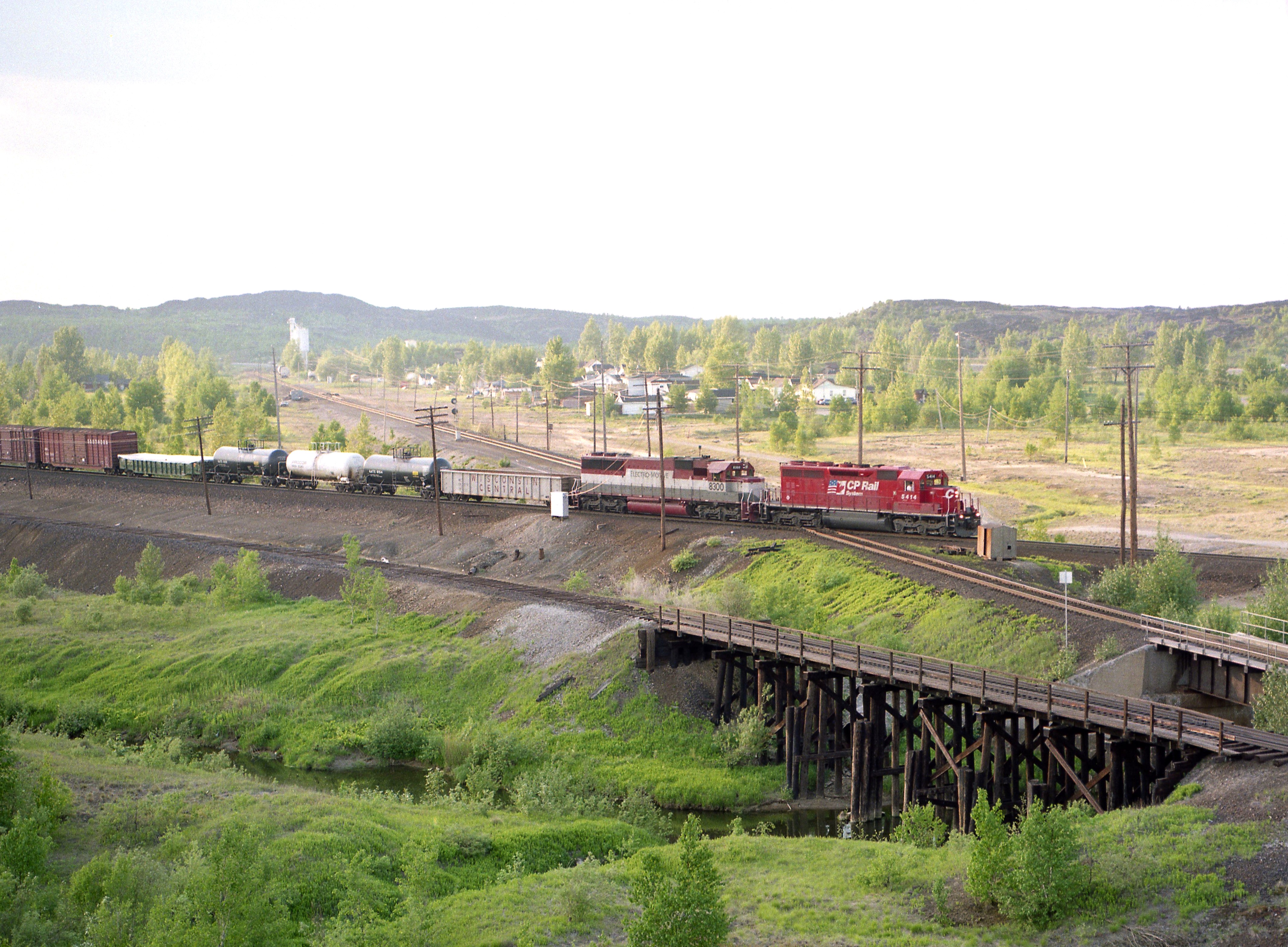 Railpictures.ca - A.W.Mooney Photo: Eastbound CP train #414 seen rumbling over the CN at the ...
