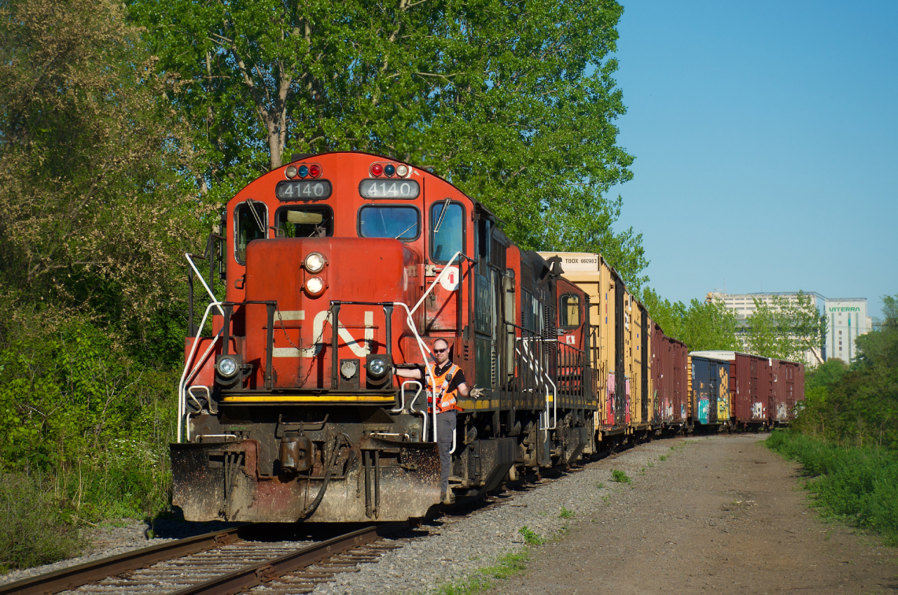 Railpictures.ca - Michael Berry Photo: CN YRP003 is heading to GETPAQ with seven boxcars ...