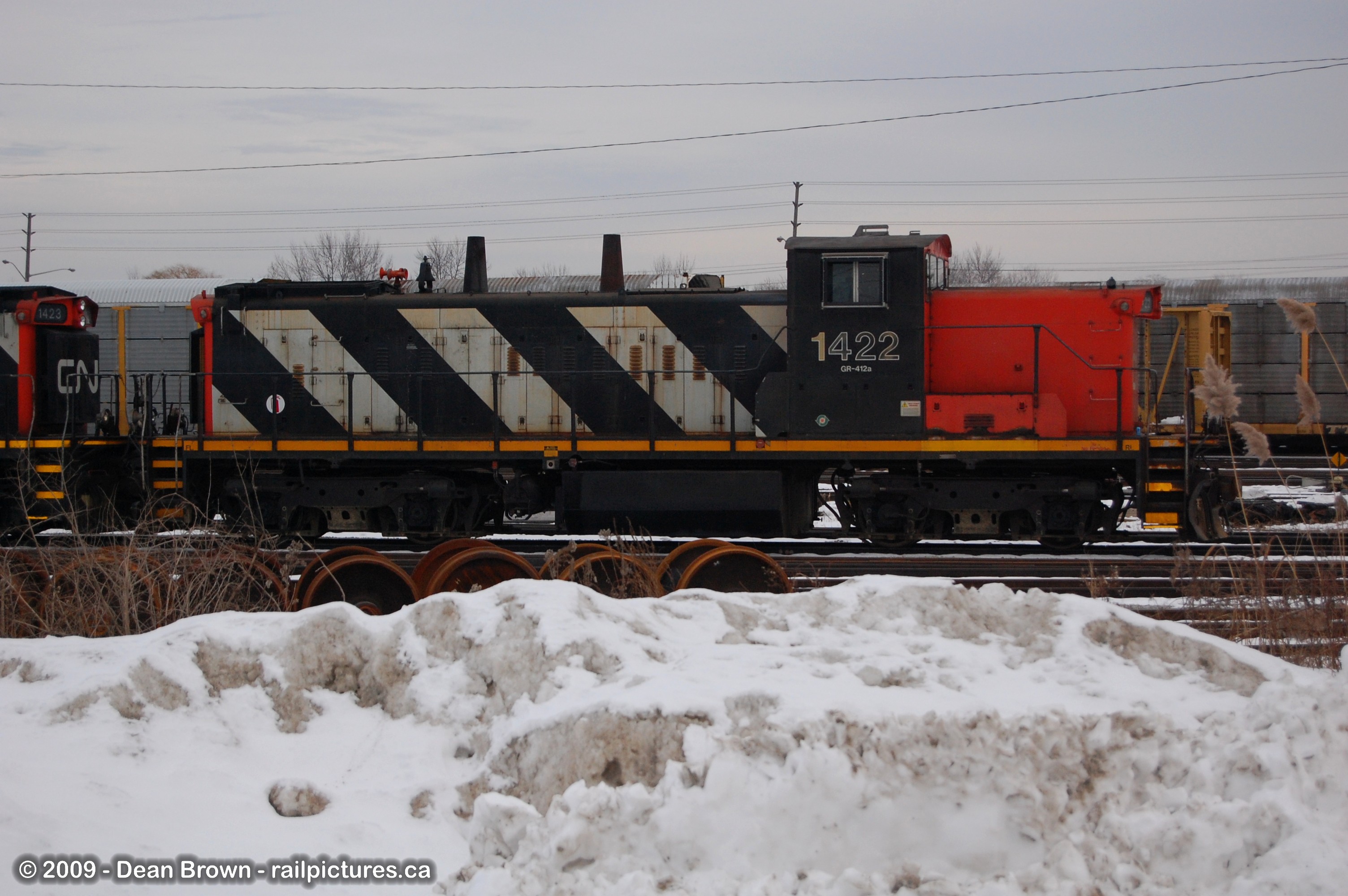 Railpictures.ca - Dean Brown Photo: CN GMD1u 1422 and CN GMD1u 1423 were assigned at Oakville ...