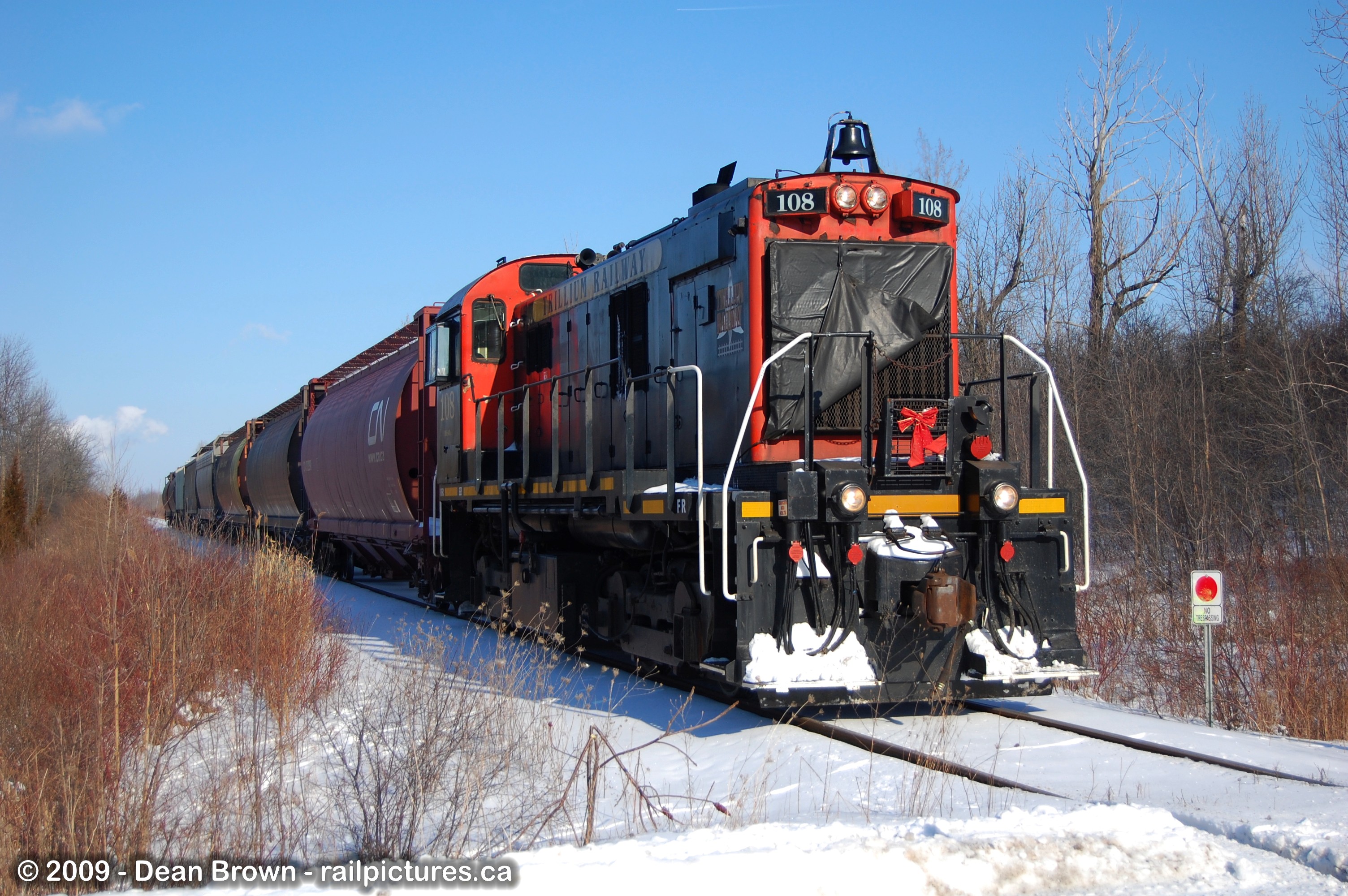 Railpictures.ca - Dean Brown Photo: TRRY S-13u 108 Heads Southbound on the TR Harbour Spur at ...