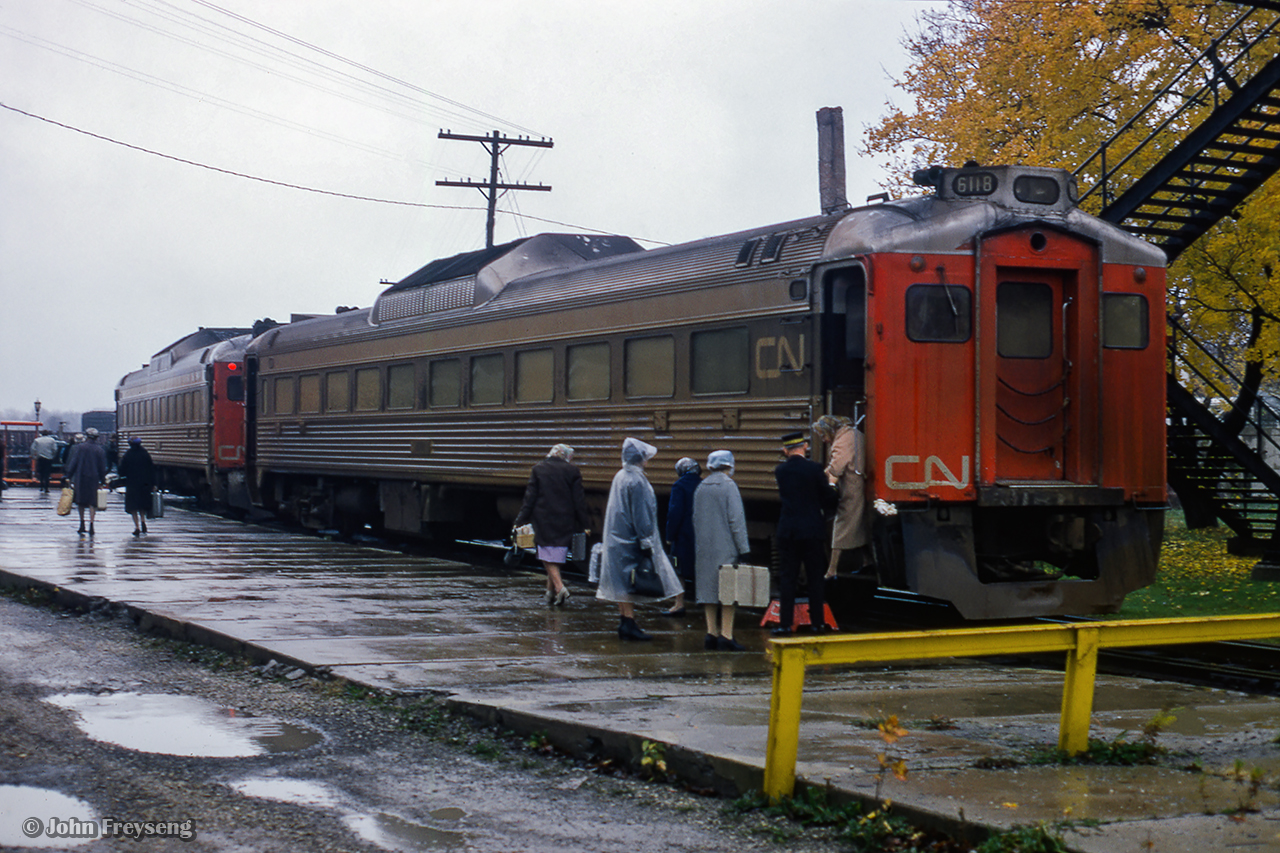 Railpictures.ca - John Freyseng Photo: Operating as extra 6118, former train number 662 – the ...