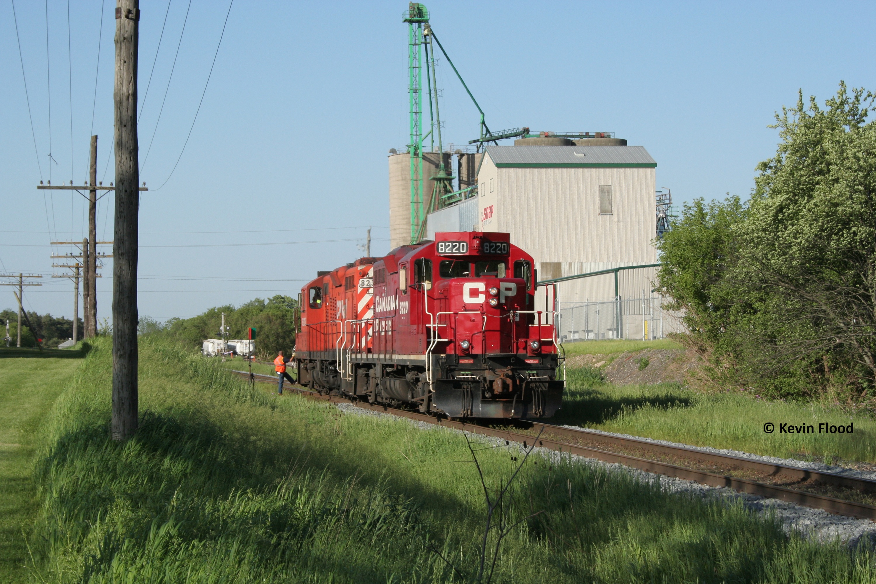Railpictures.ca - Kevin Flood Photo: On a pleasant day 14 years ago, power for the Hamilton Turn ...