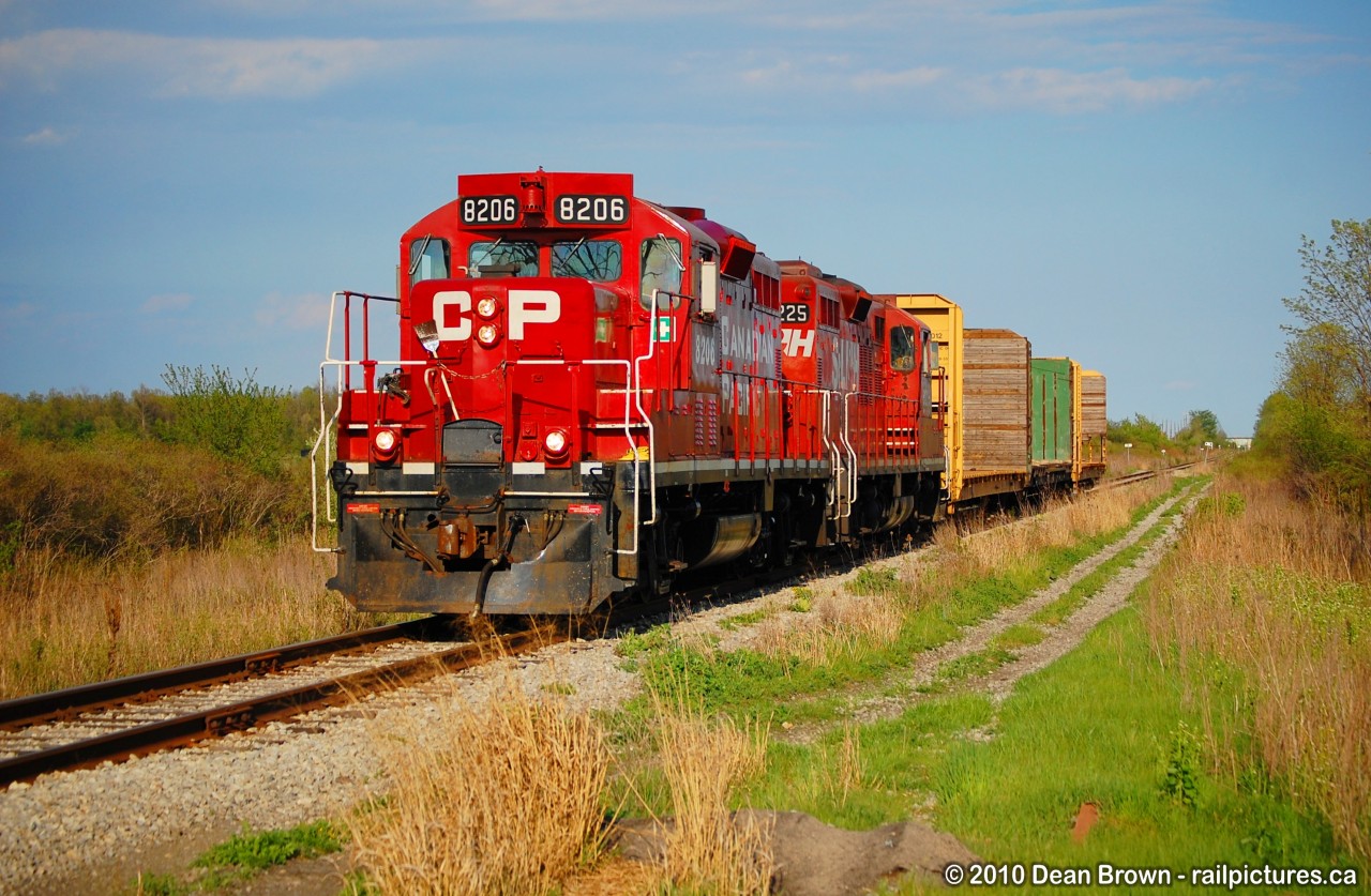 Railpictures.ca - Dean Brown Photo: CP GP9u 8206 and STLH GP9u 8225 head back to Welland from ...