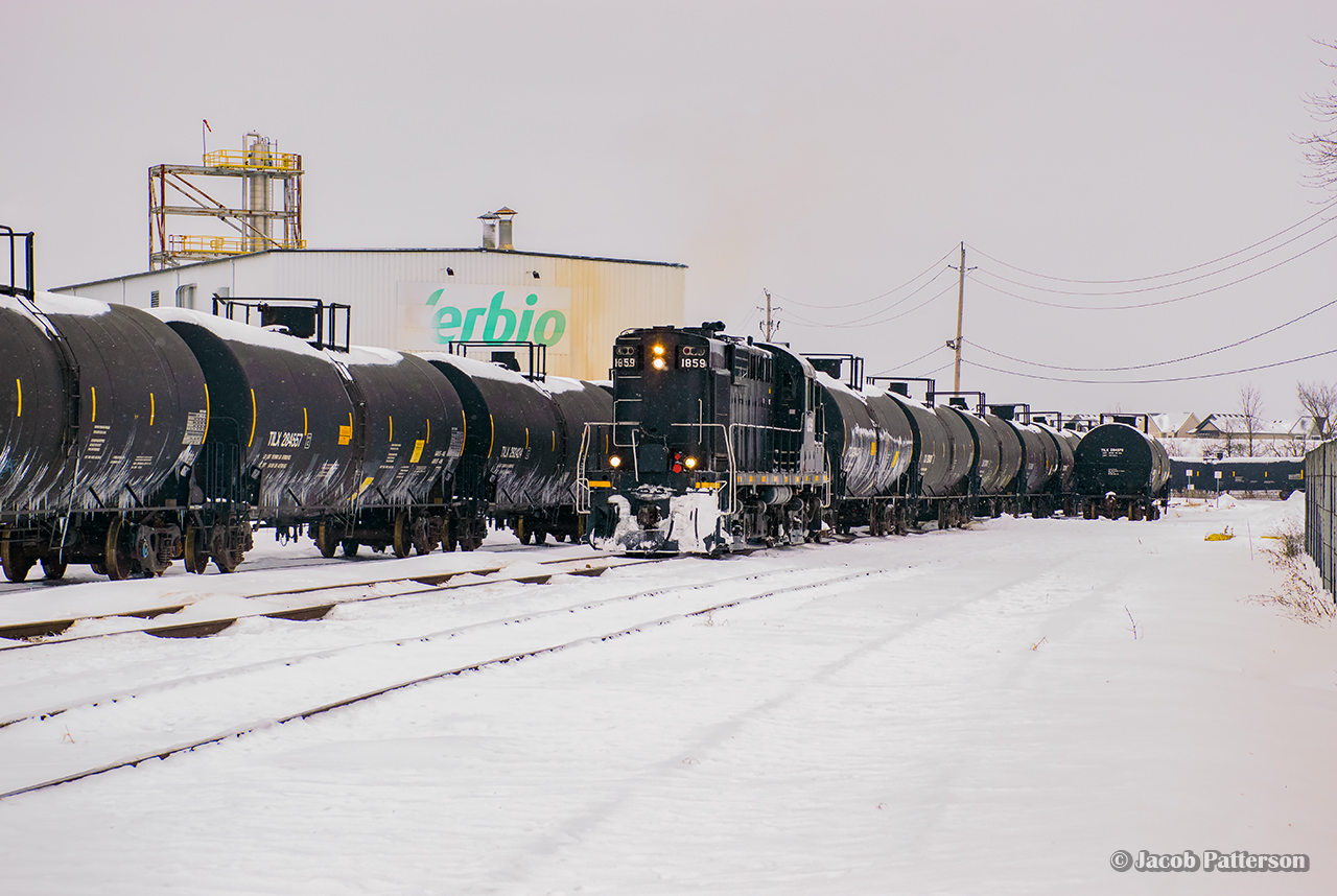 Railpictures.ca - Jacob Patterson Photo: Blending in with the strings of tankcars, GIO crews ...