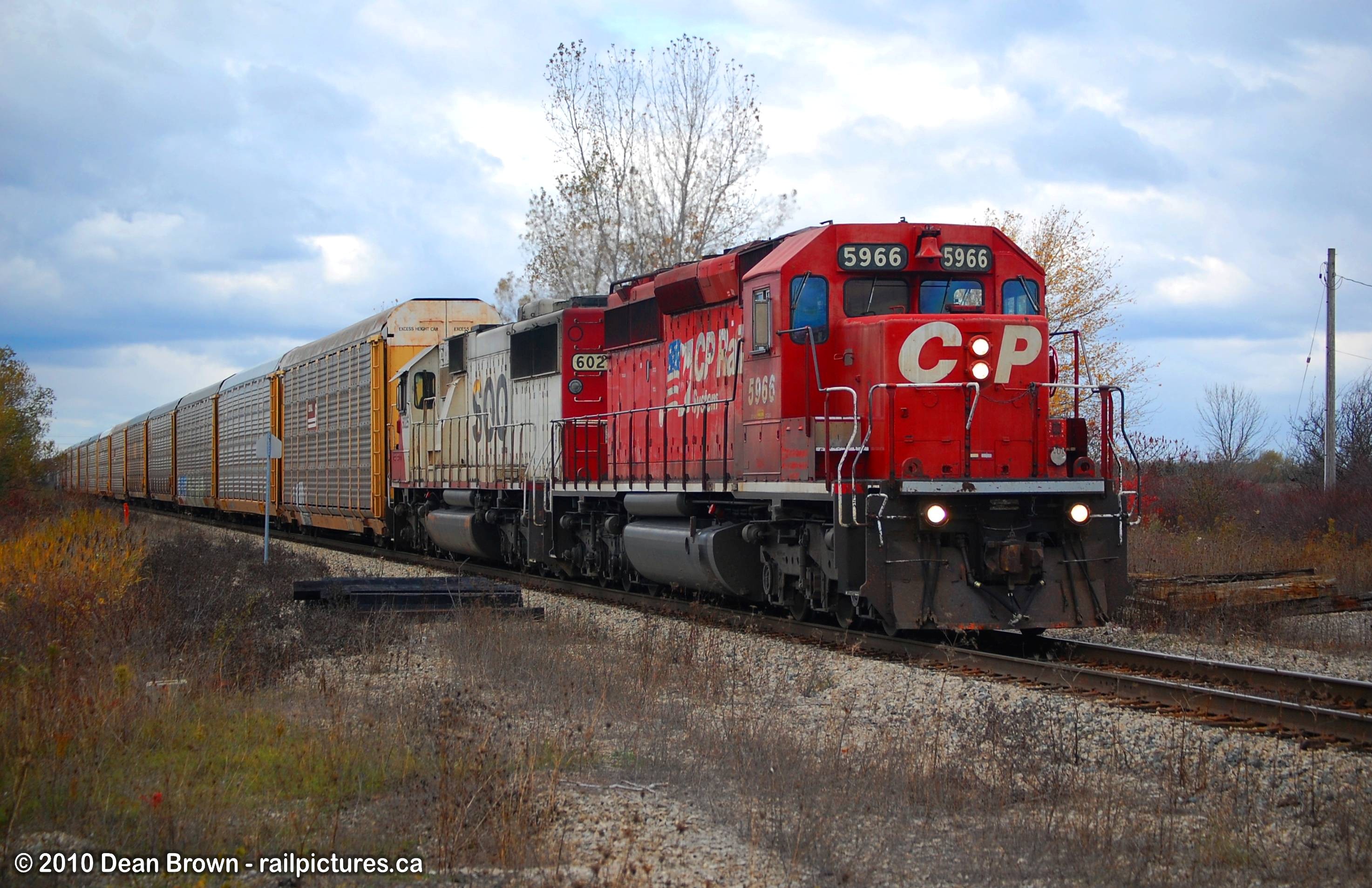 Railpictures.ca - Dean Brown Photo: 246 with CP SD40-2 5966 and SOO SD60 6025 Departing Welland ...