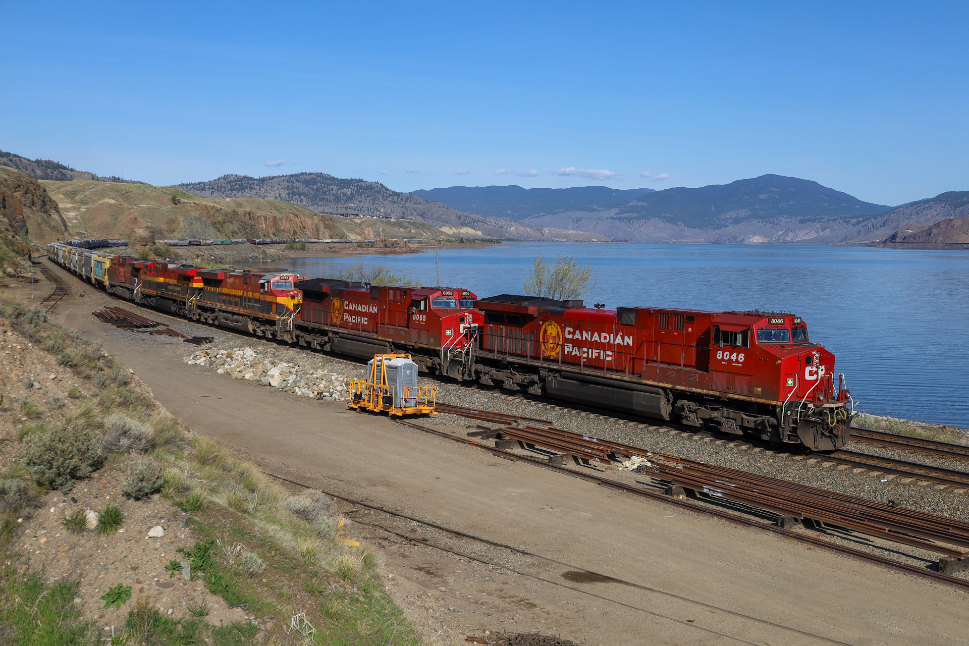 Railpictures.ca - Rob Eull Photo: CP 8046 pulls down to the east end of Cherry screen after ...