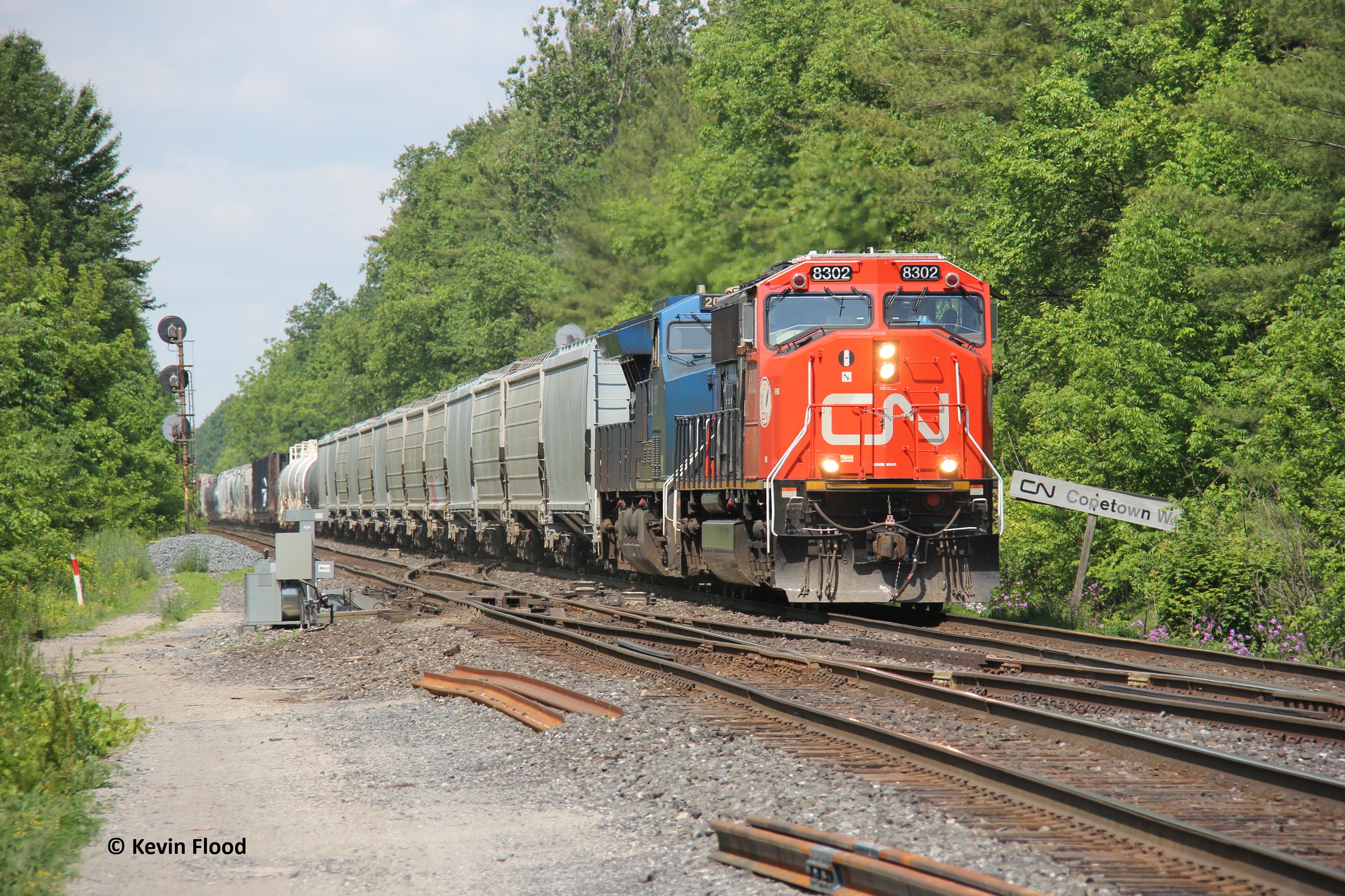Railpictures.ca - Kevin Flood Photo: CN 394 is approaching Copetown with CN 8302-GECX 2037 at ...