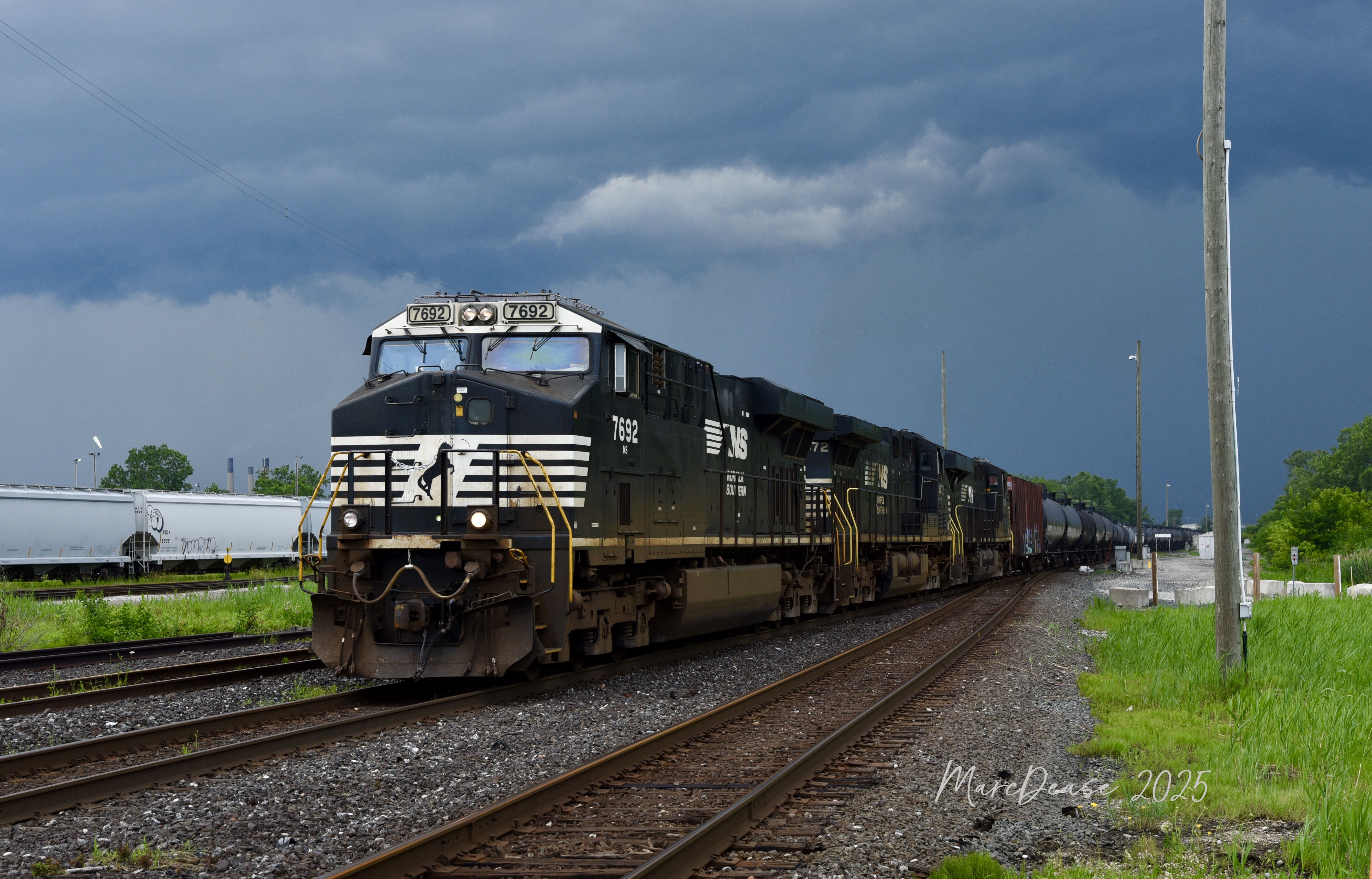 Railpictures.ca - Marc Dease Photo: Train 716 rolls into Sarnia, ON., at Hobson under very ...