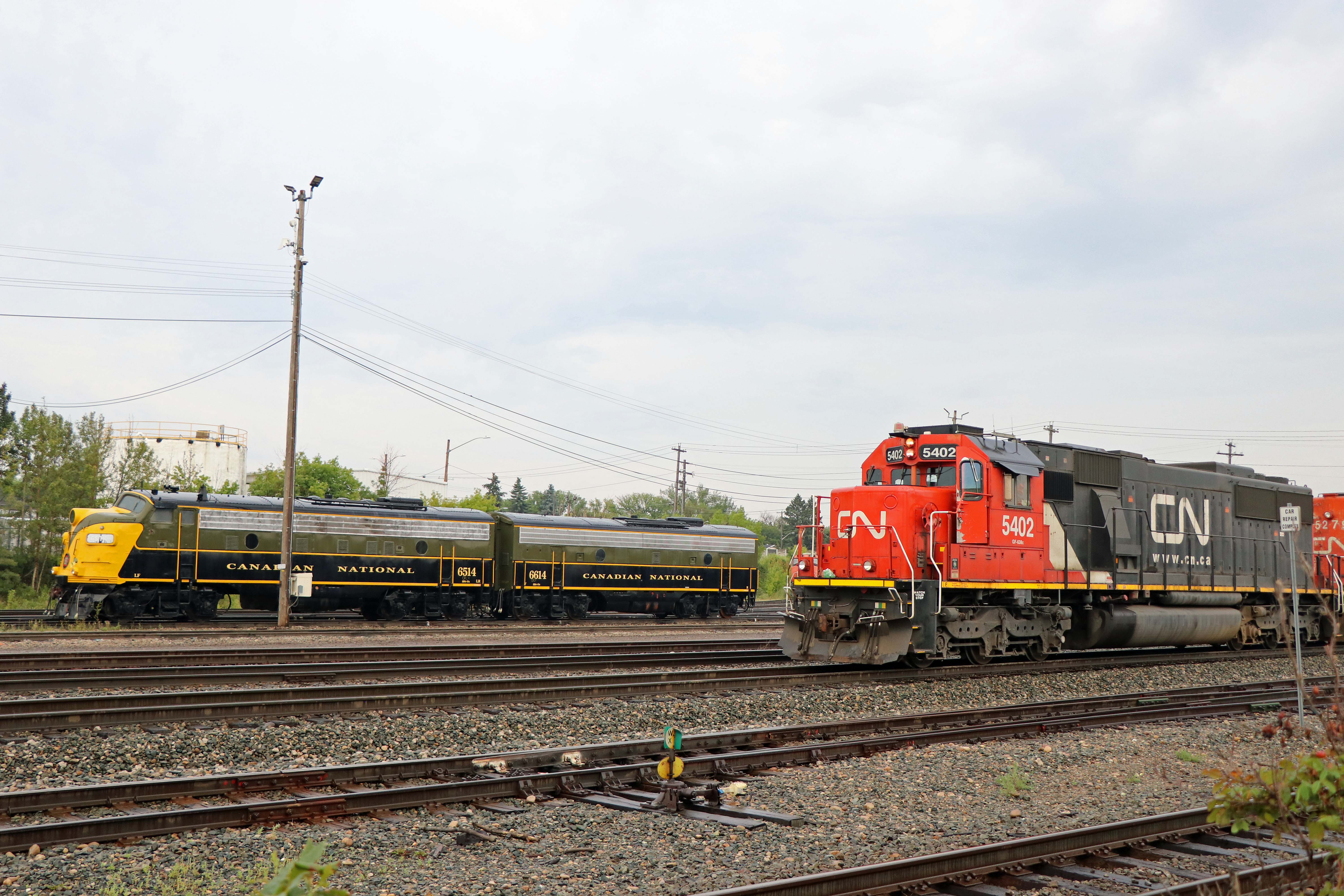 Railpictures.ca - John Eull Photo: On a rainy Sunday morning, a CN yard assignment (powered by ...