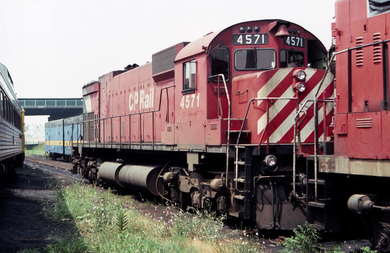 Railpictures.ca - Cameron Lonsdale Photo: This CP MLW M630 freight monster, CP 4571, was hanging ...