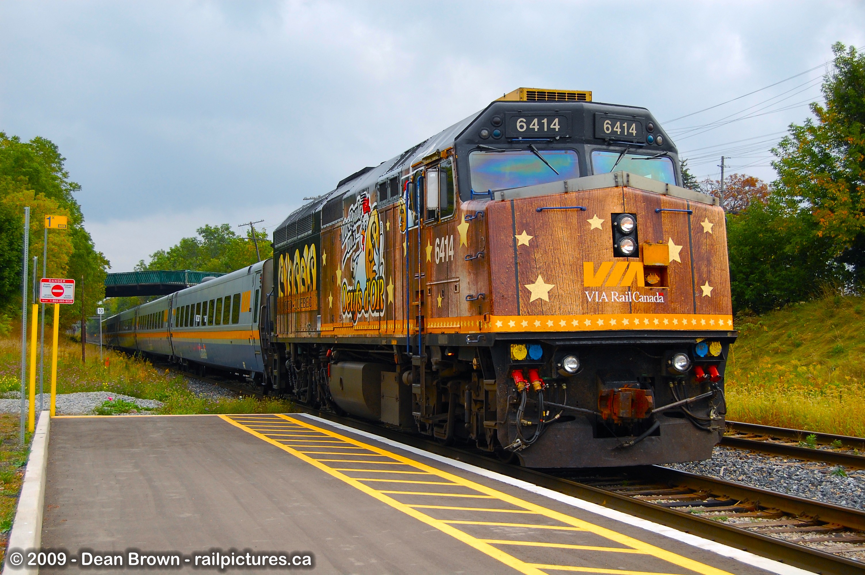 Railpictures.ca - Dean Brown Photo: VIA 92 had the VIA F40PH-2 6414. | Railpictures.ca ...