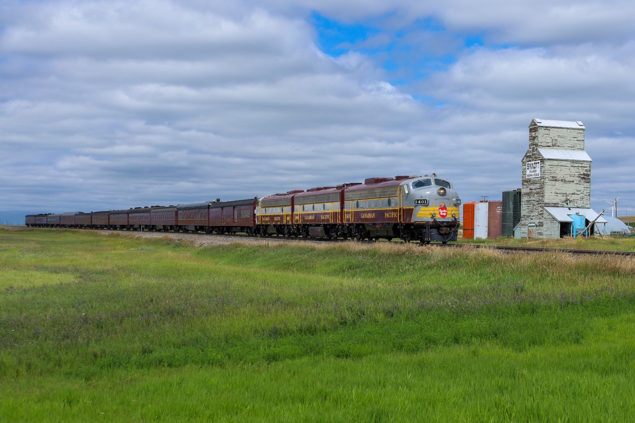 Railpictures.ca - Rob Eull Photo: The Royal Canadian Pacific has conquered Crowsnest Pass and ...
