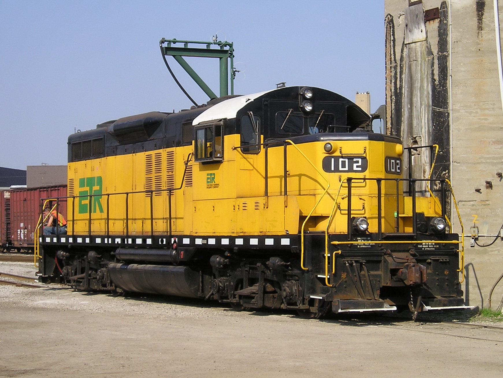 Railpictures.ca - Ian Deck Photo: Here is ETR 102, about to start her ...