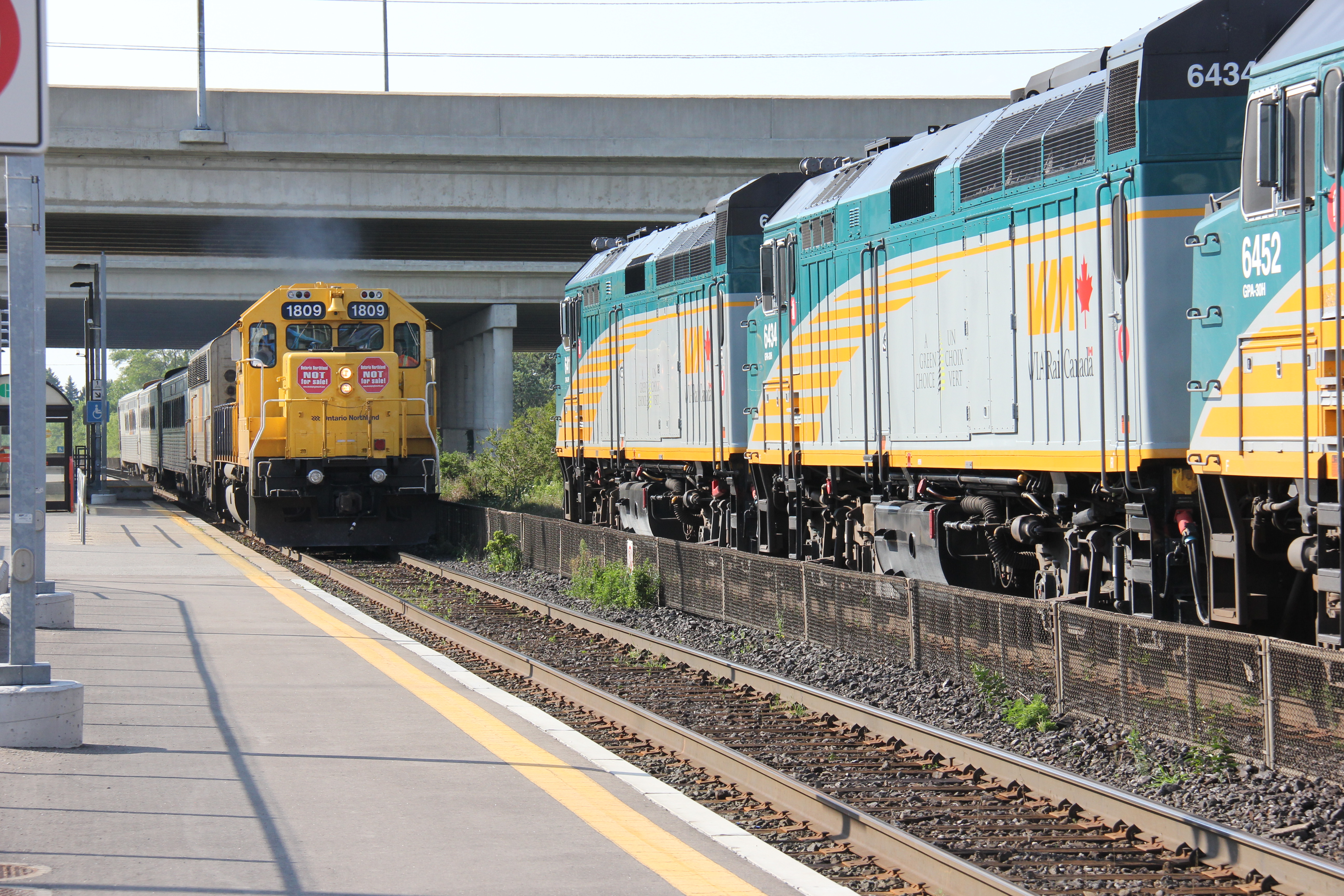 Railpictures.ca - Kevin Flood Photo: The northbound ONR train meets the ...