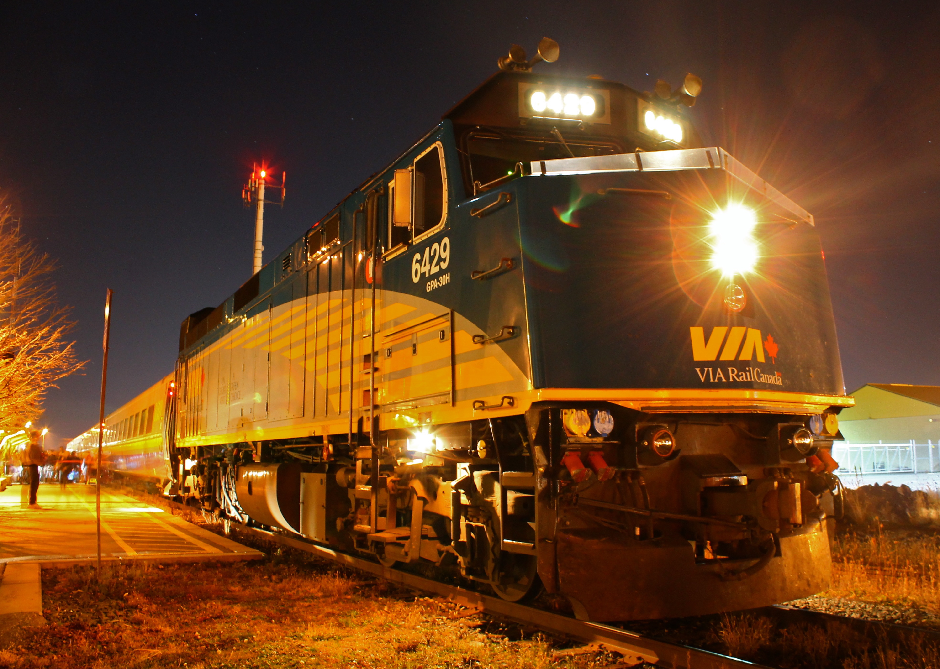 Railpictures.ca - Hunter Holmes Photo: Ex Telus and Kool-Aid unit F40PH ...