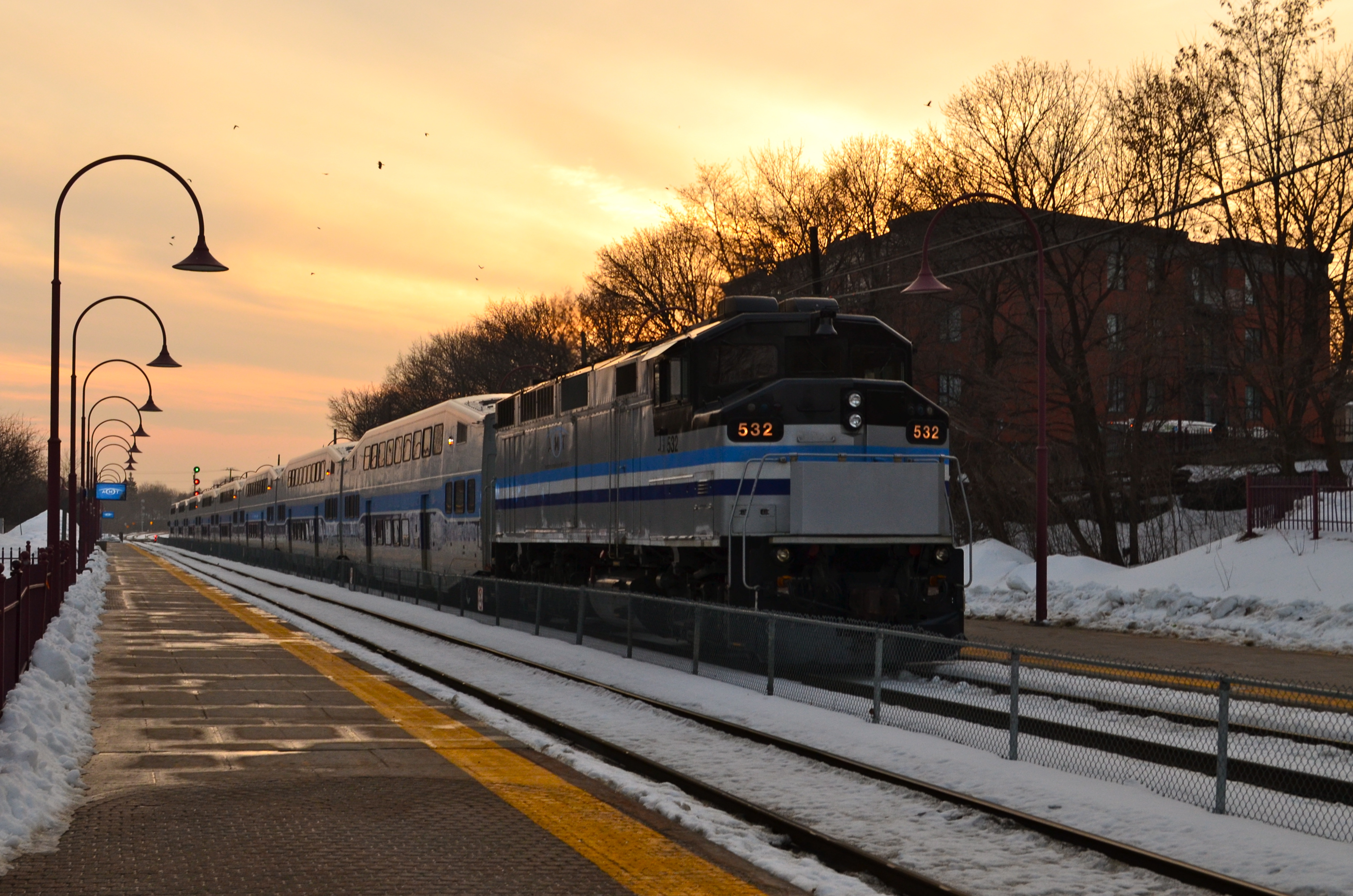 Railpictures.ca - Michael Berry Photo: At sunset, AMT 532 (an ex-GO ...