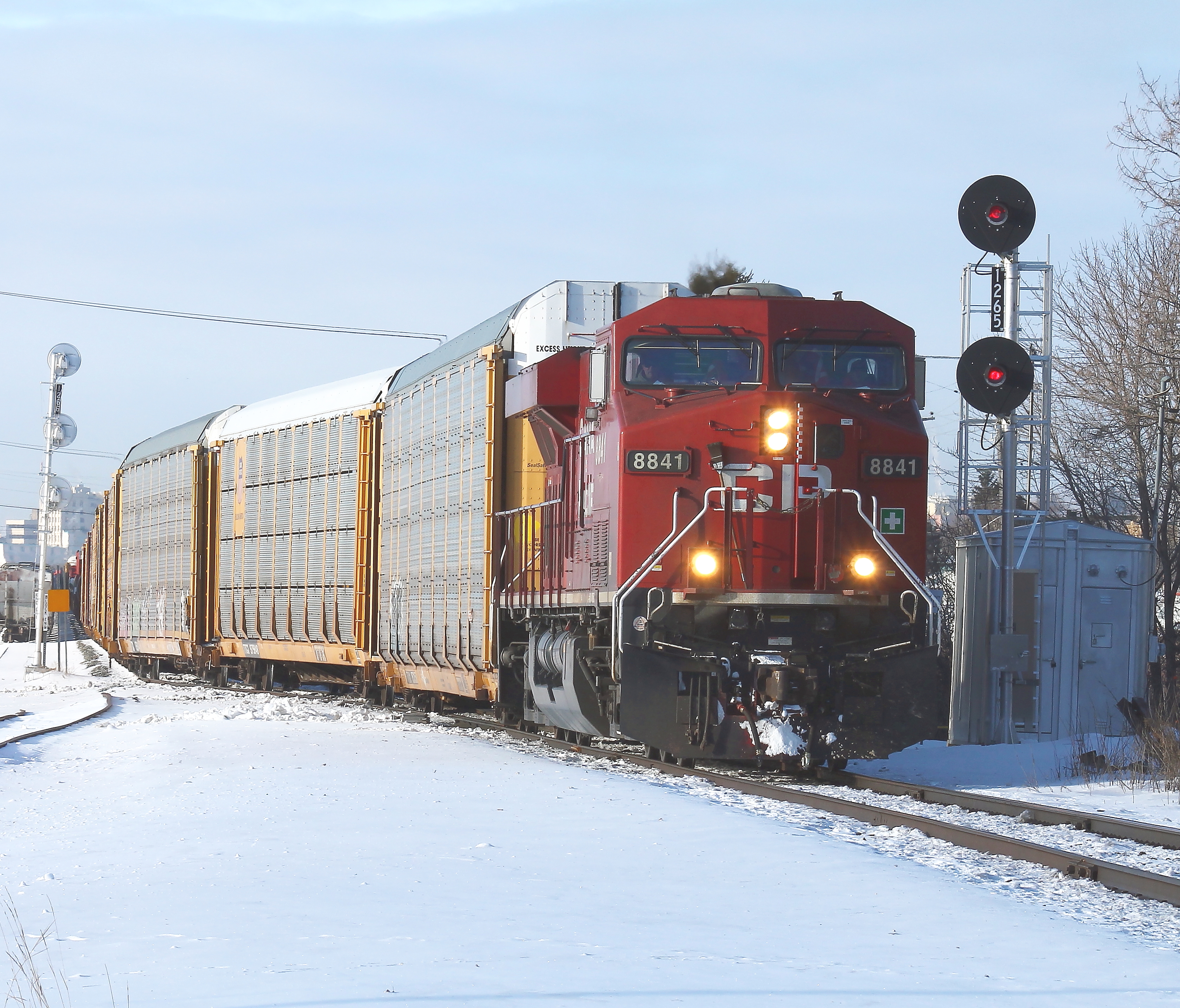 Railpictures.ca - Bryan Martyniuk Photo: CP train 204 is diverging into ...