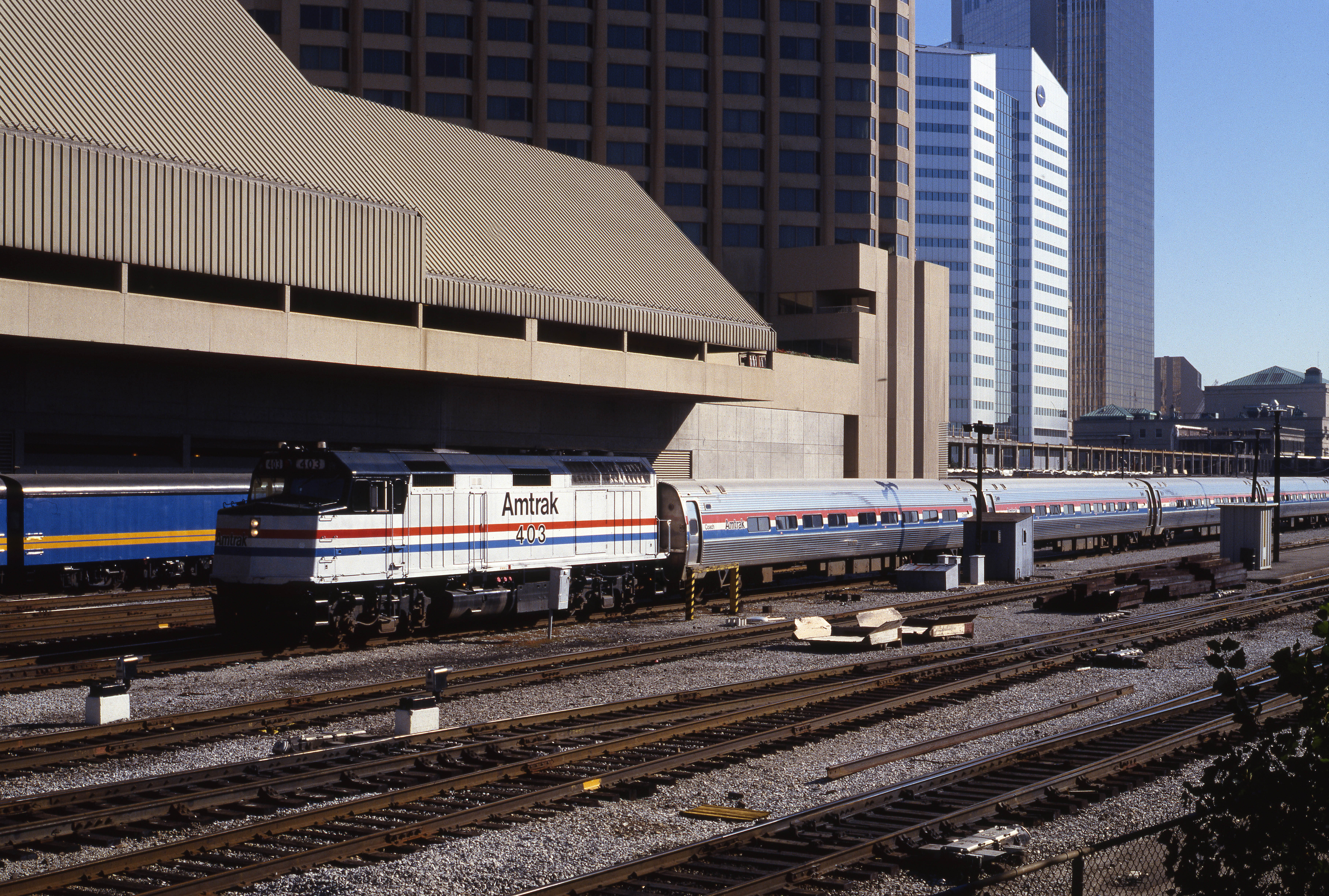 Railpictures.ca - Peter Gloor Photo: Amtrak “International” for Chicago ...
