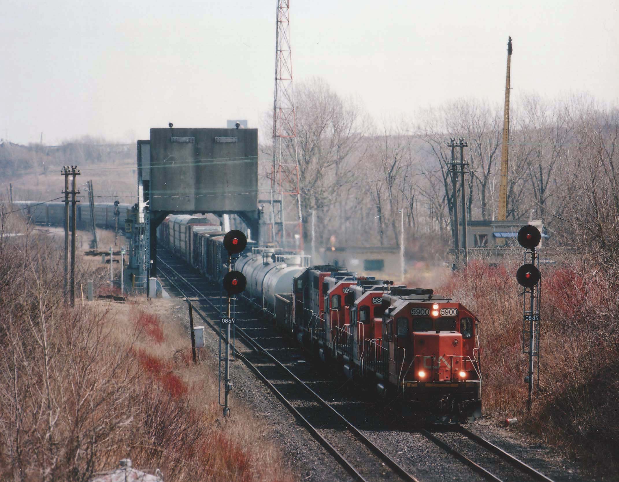 Railpictures.ca - A.W.Mooney Photo: This image, although a bad sun ...