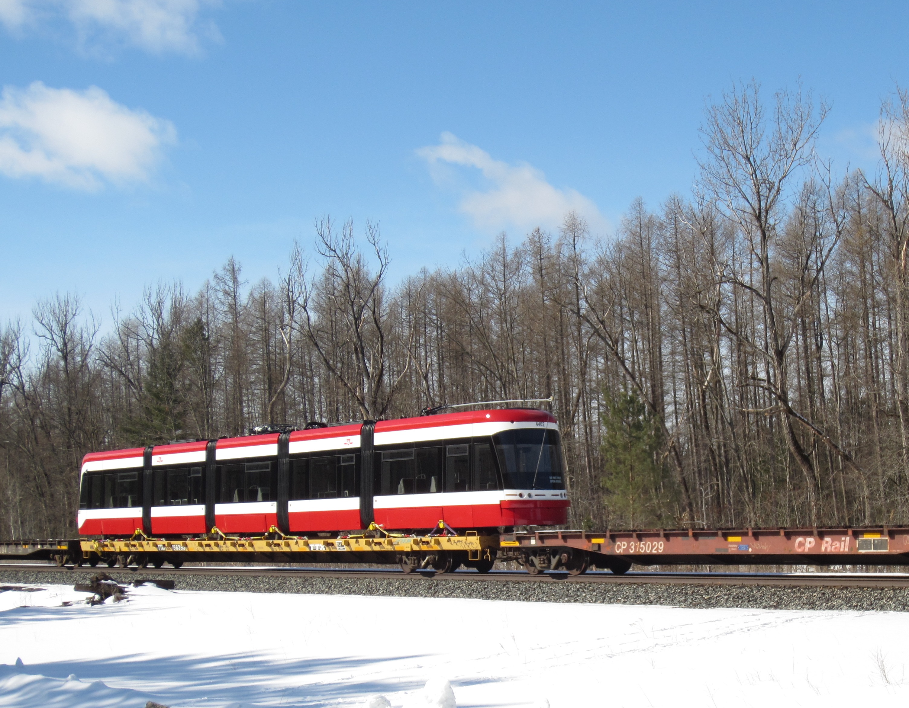 Railpictures.ca - Eric May Photo: One of TTC’s new articulated ...