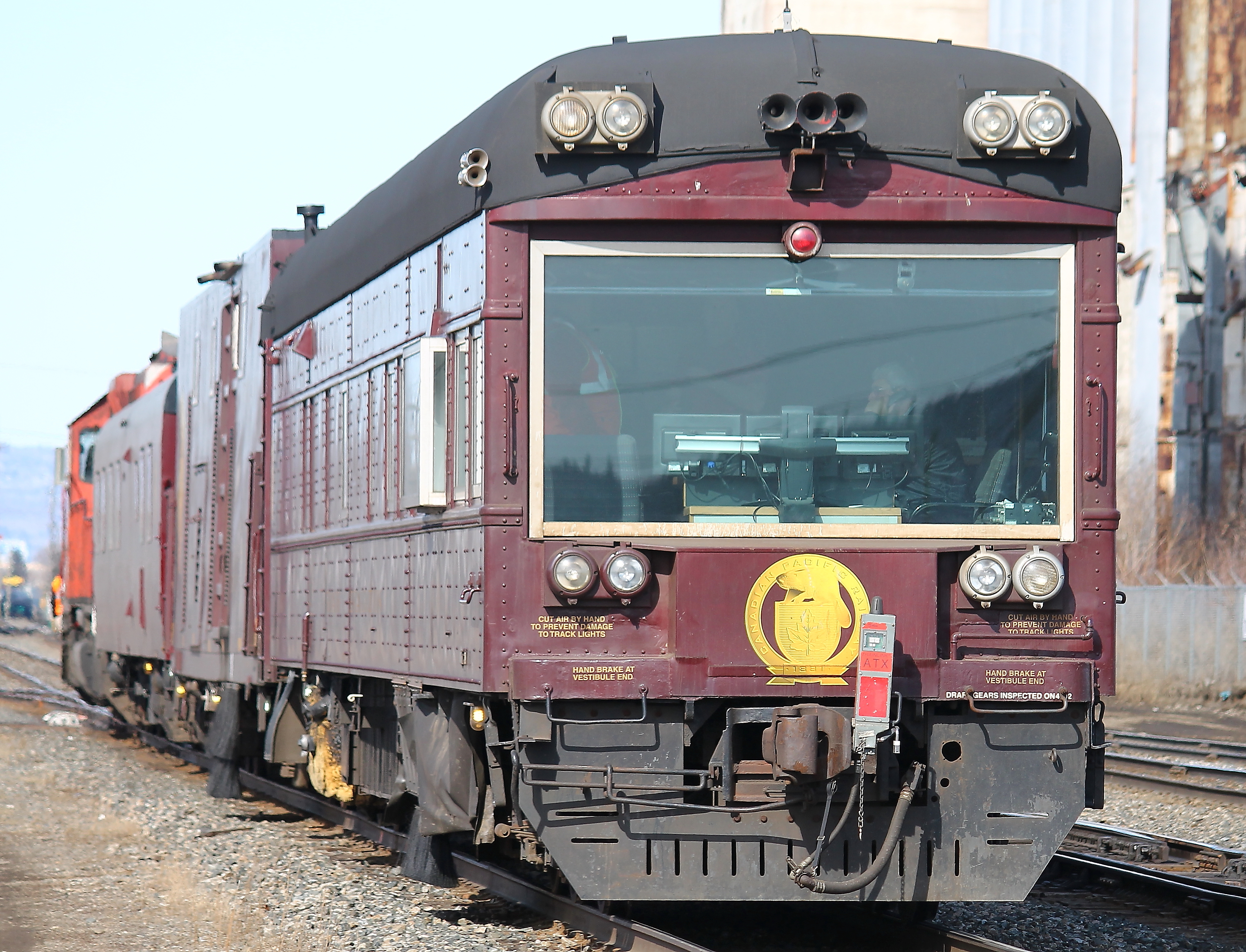 Railpictures.ca - Bryan Martyniuk Photo: The TEC train is arriving at ...
