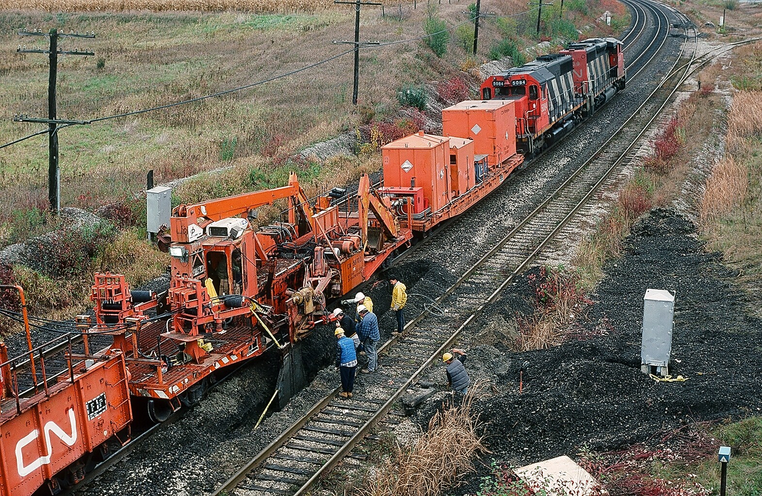 Railpictures.ca - sdfourty Photo: Bet you never wondered how CN’s fibre ...
