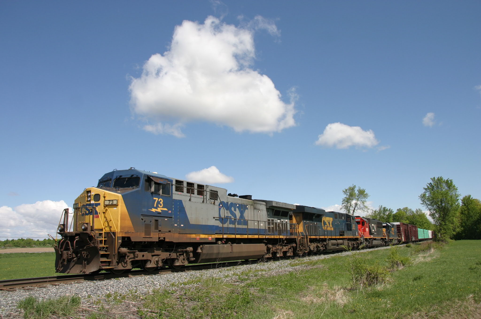 Railpictures.ca - railfan73 Photo: The 327 wait the american crew at ...