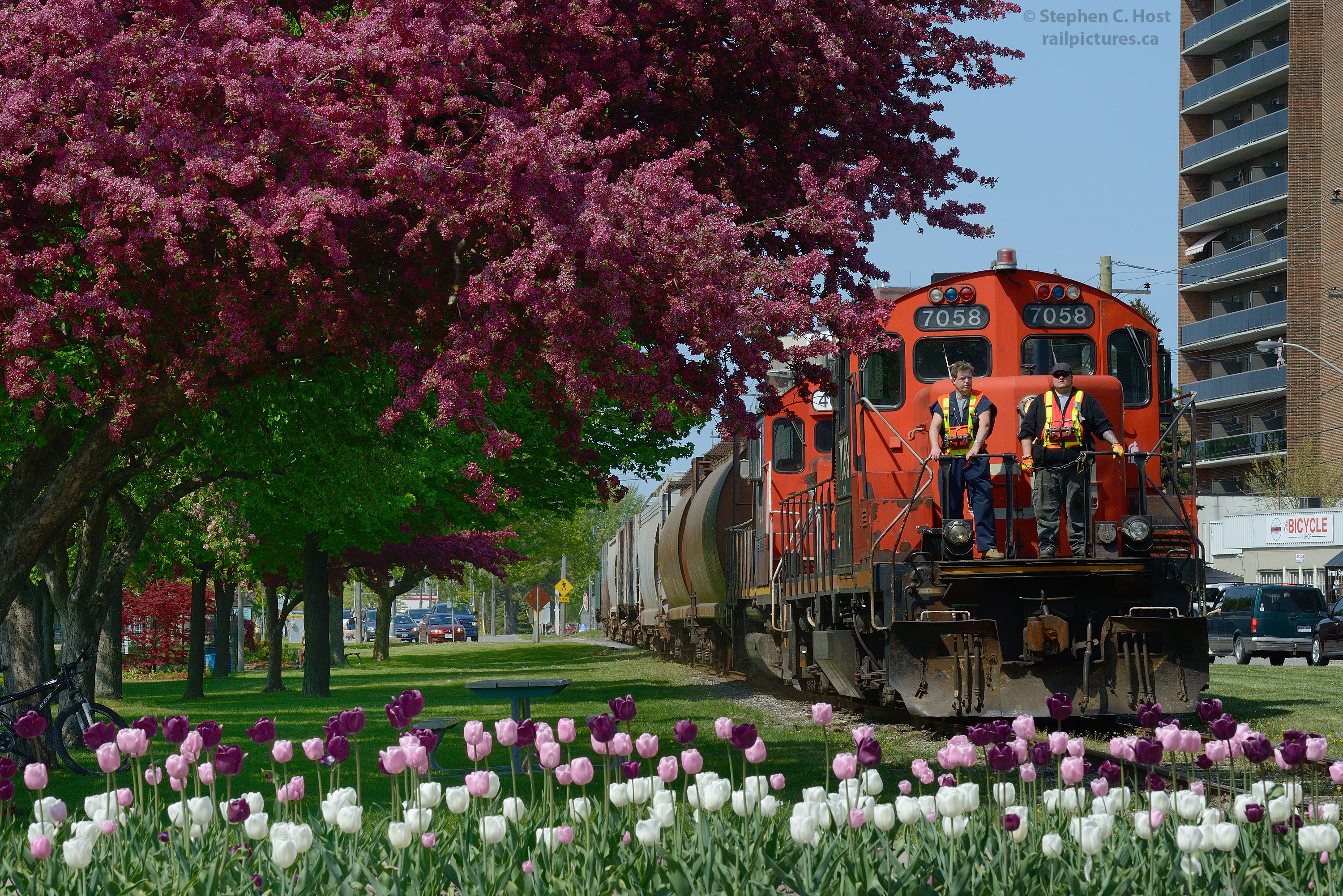 Railpictures.ca - Stephen C. Host Photo: Spring is here and the ...
