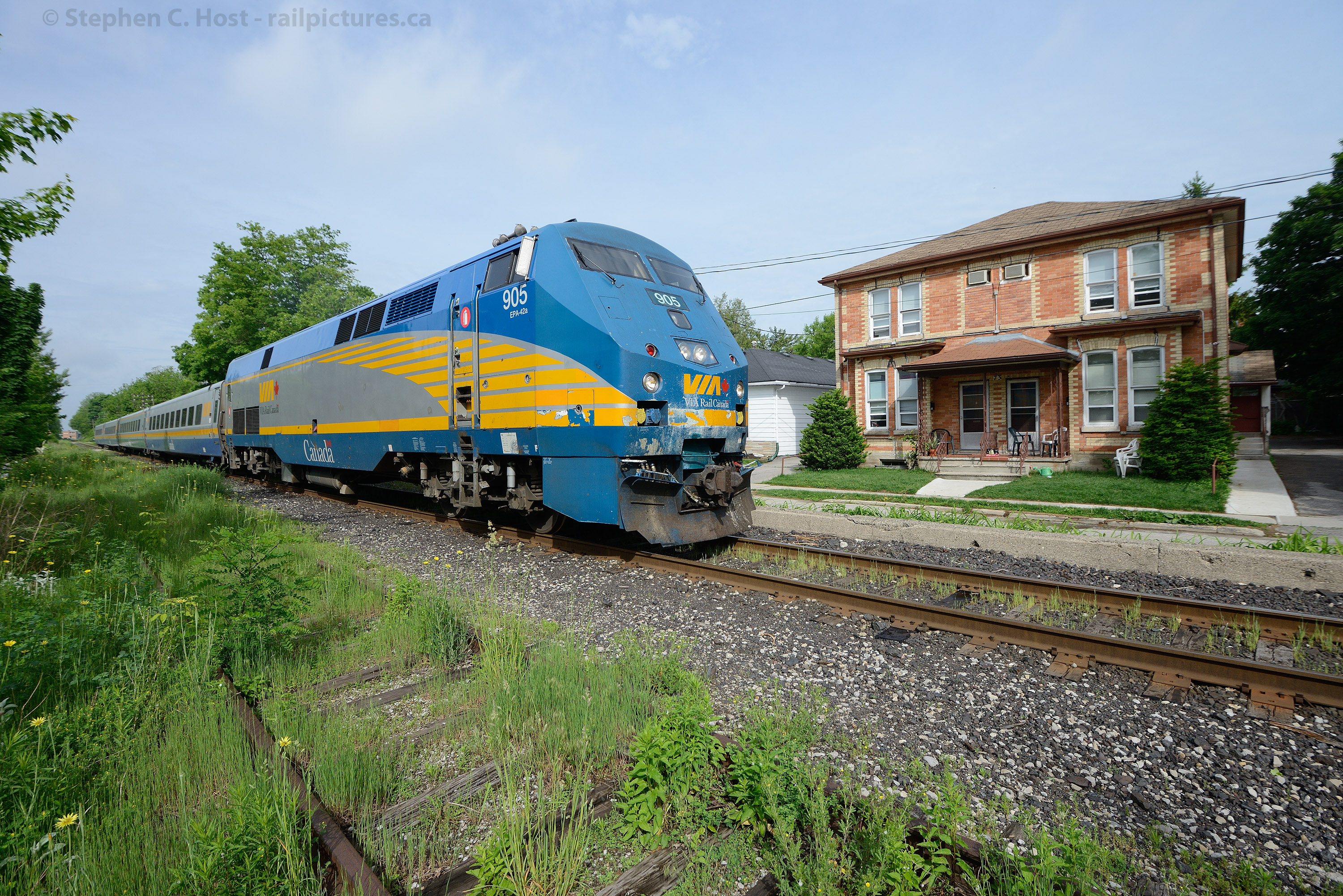 Railpictures.ca - Stephen C. Host Photo: Standing on the South Side of ...