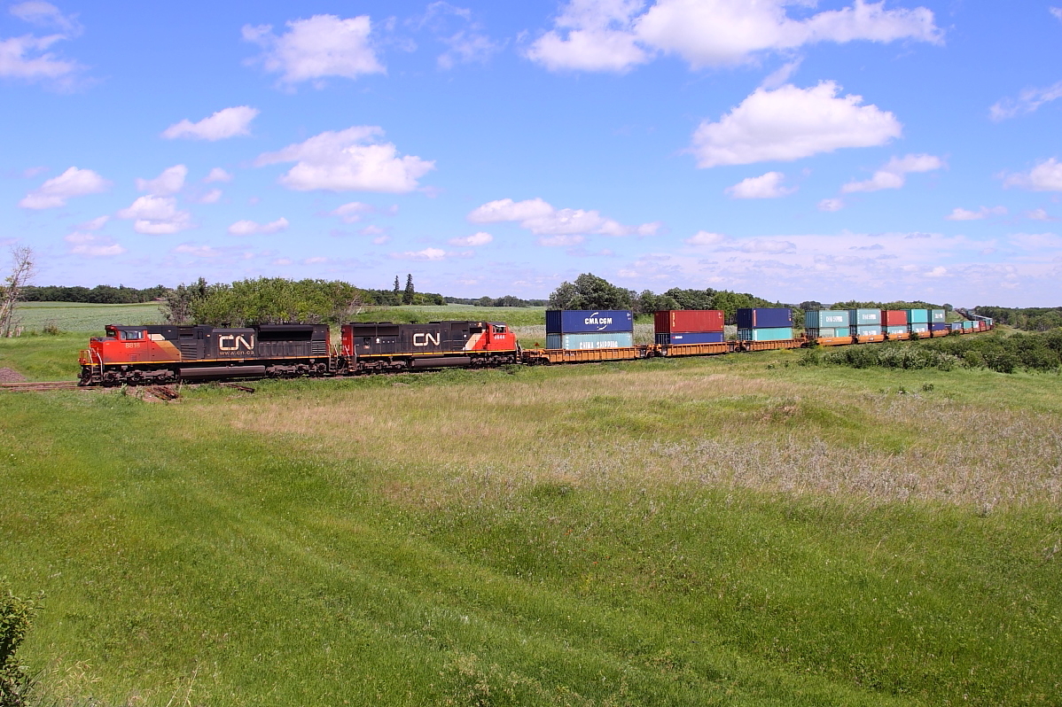 Railpictures.ca - Paul Sincerny Photo: CN’s Q111 approaches the town of ...