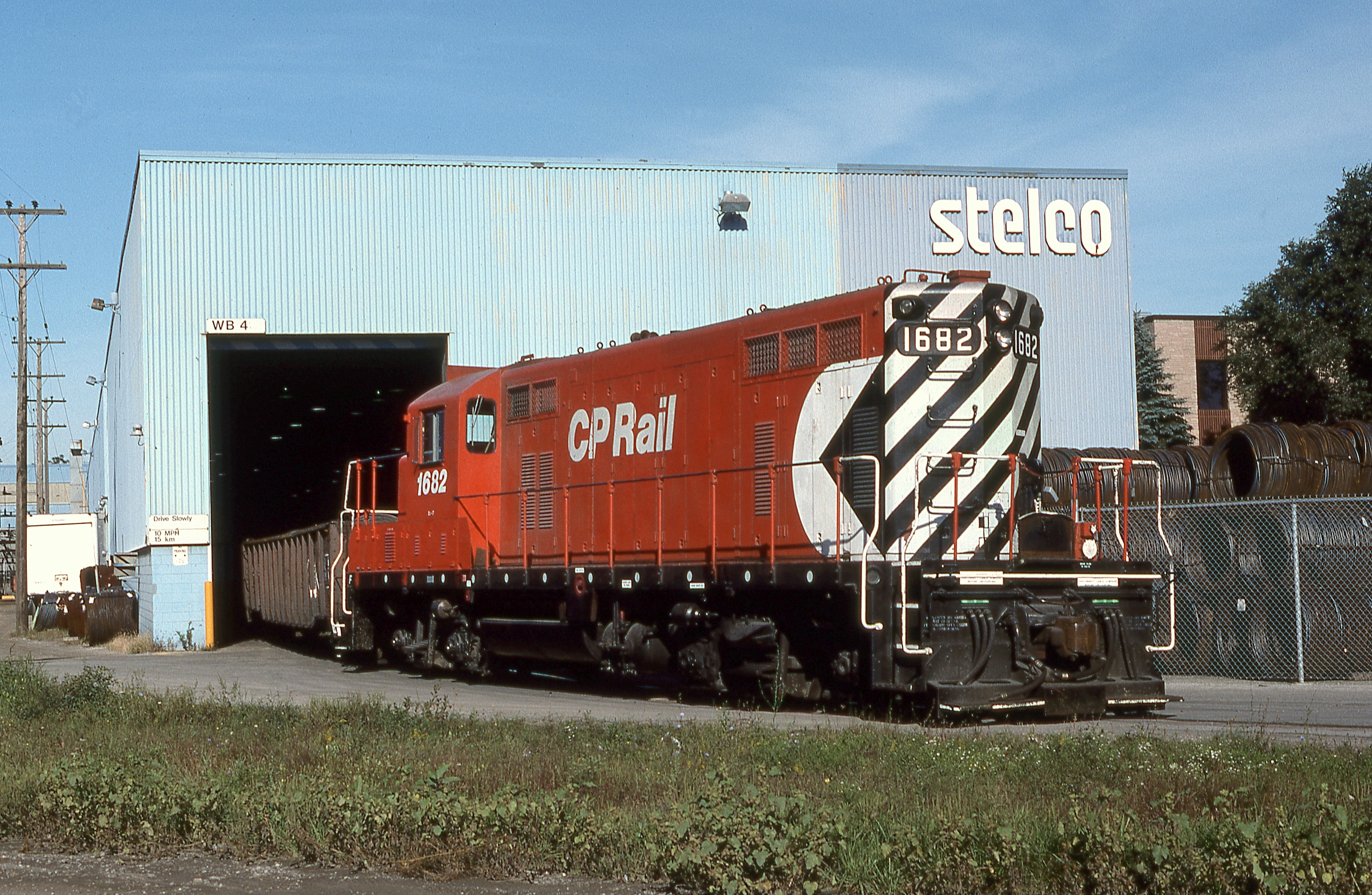 Railpictures.ca - Keith MacCauley Photo: An early fall Saturday morning ...
