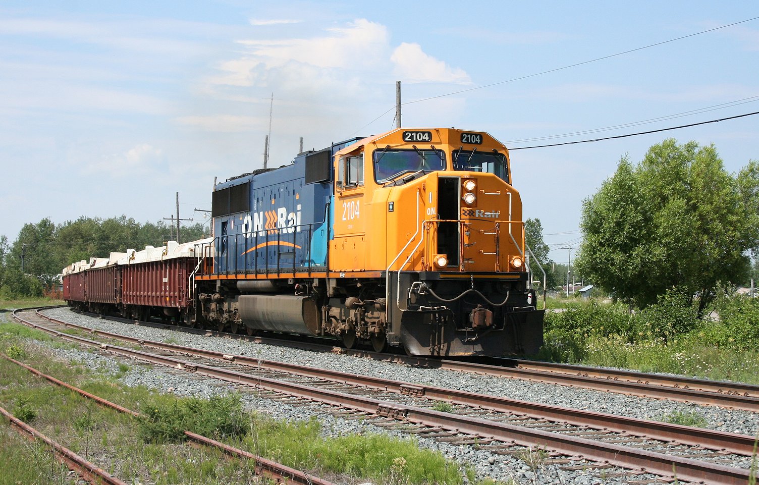 Railpictures.ca - Chris van der Heide Photo: ONT 2104 south, train 308 ...