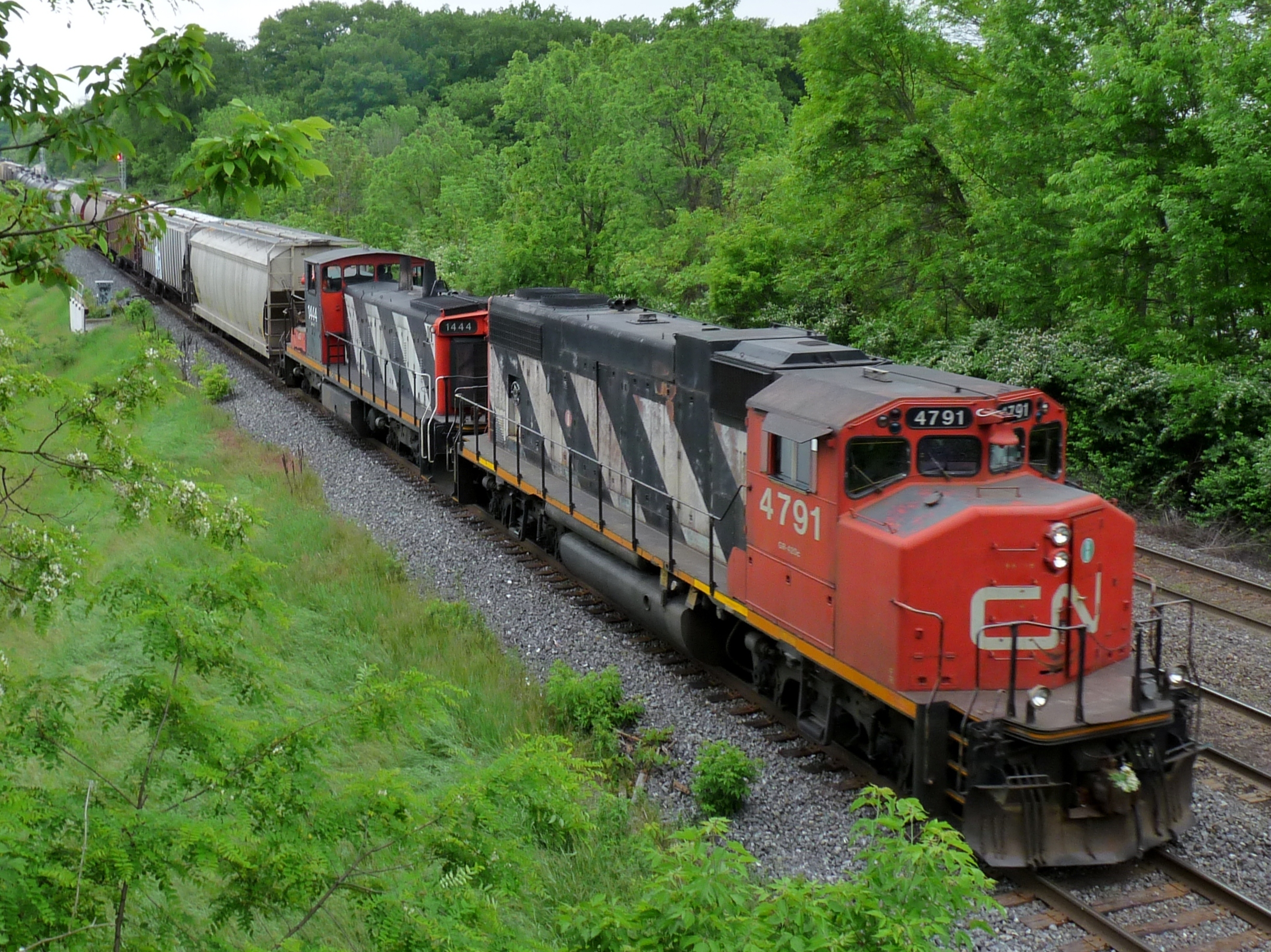 Railpictures.ca - cnnutbar Photo: Canadian National GP38-2W 4791 and ...