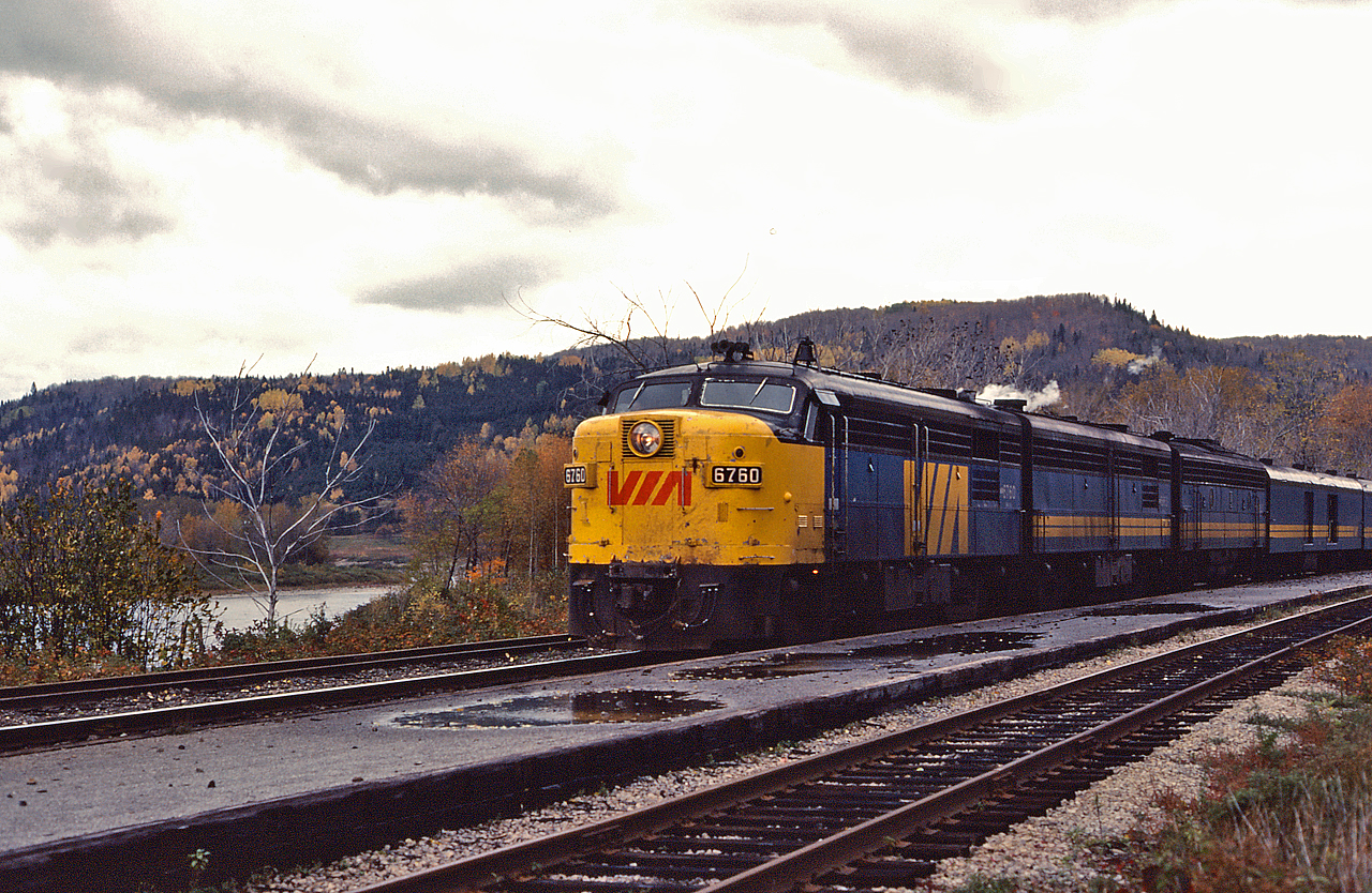 Railpictures.ca - John Eull Photo: VIA train 12 makes a station stop at ...