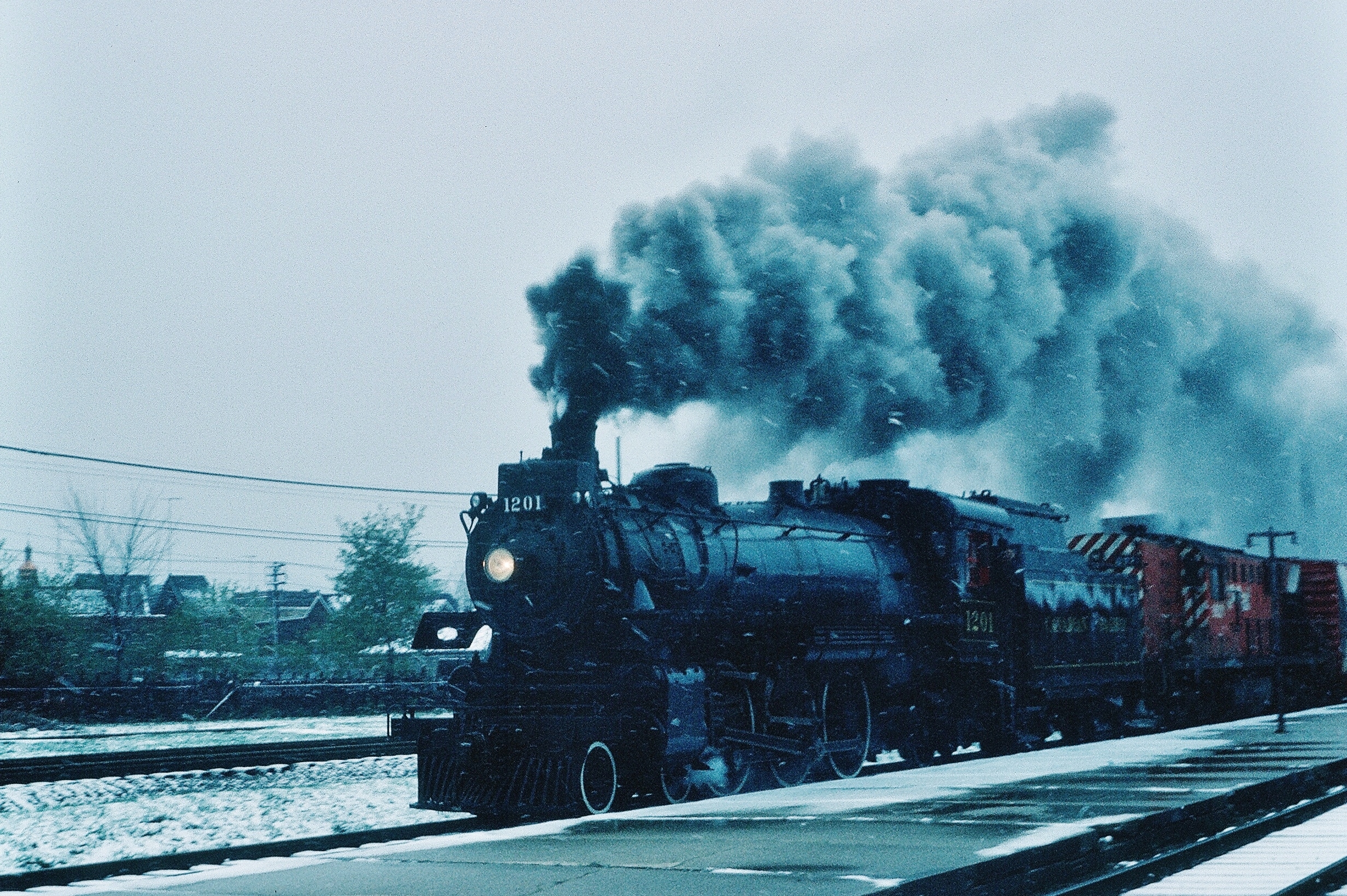 Railpictures.ca - sdfourty Photo: Modern Diesel Power meets Modern ...