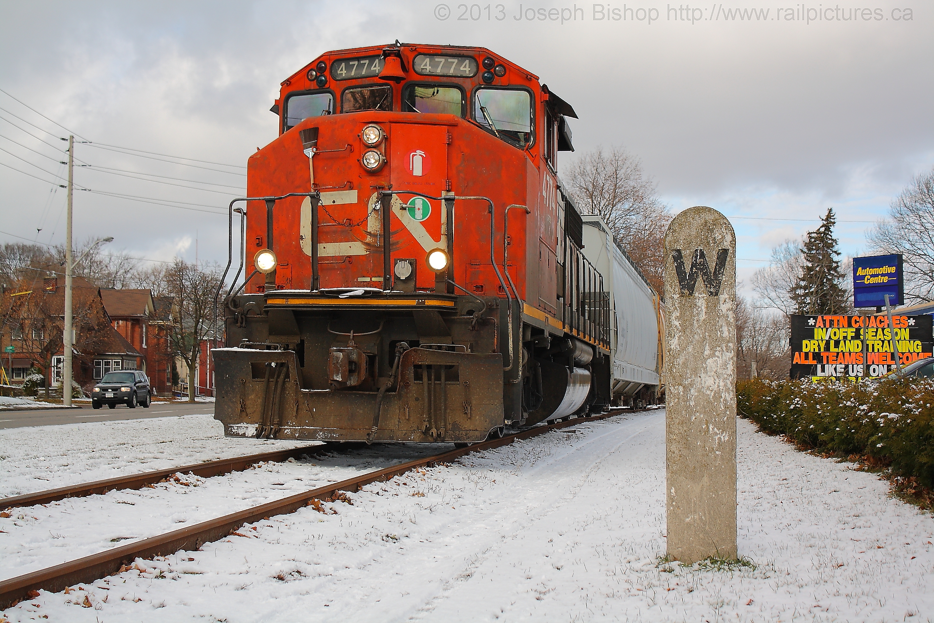 Railpictures.ca - Joseph Bishop Photo: CN 4774 trundles down the ...