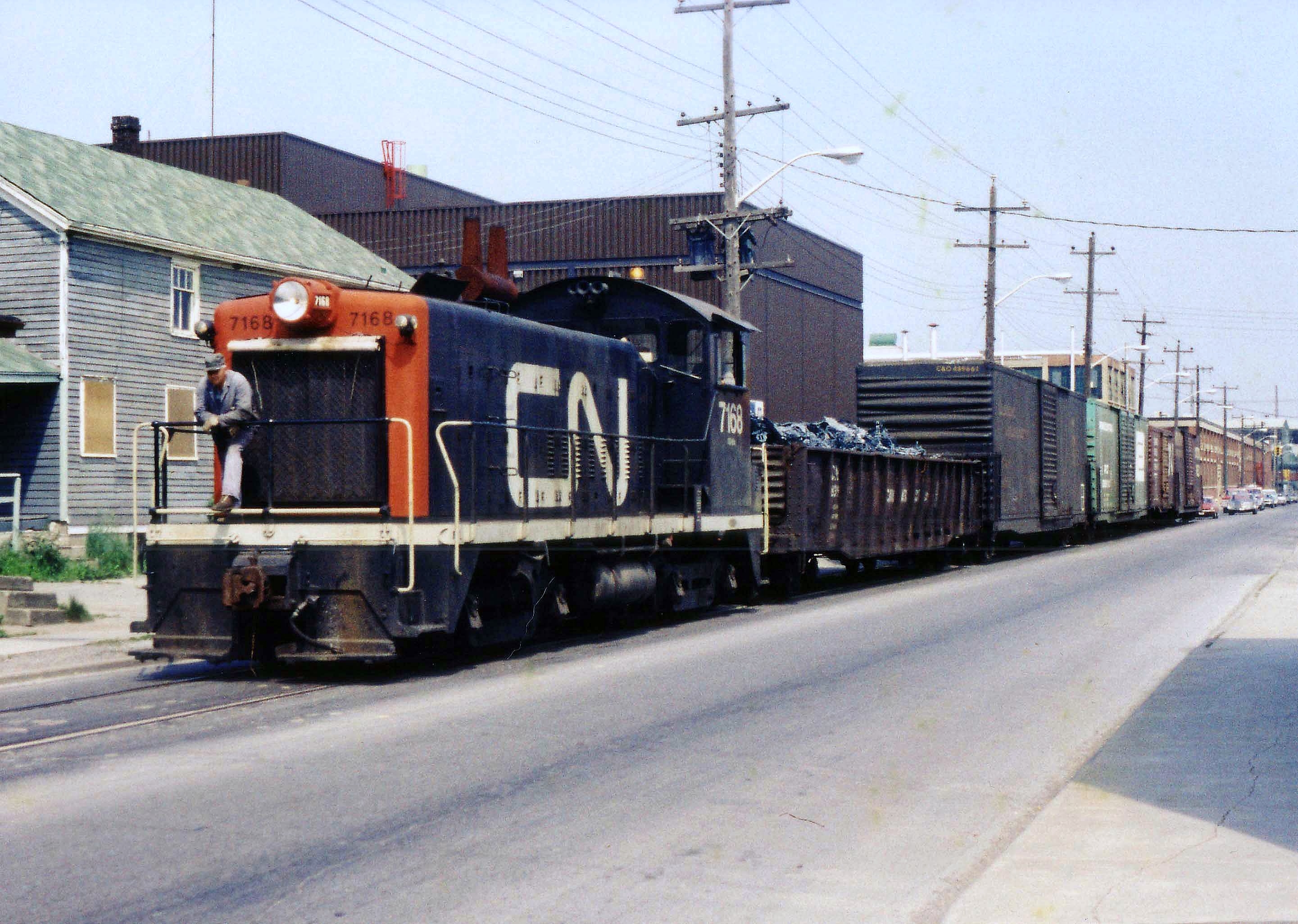 Railpictures.ca - A.W. Mooney Photo: Street Running!!! In this classic ...