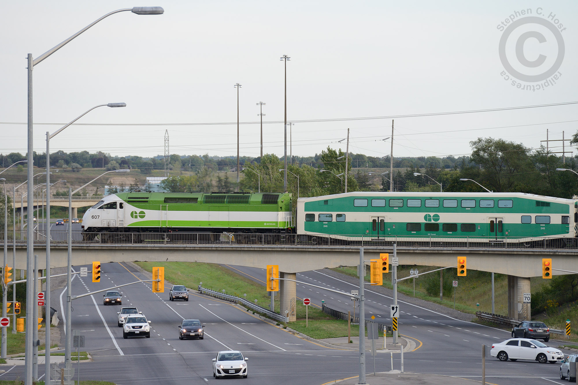 Railpictures.ca - Stephen C. Host Photo: GO Kitchener Line Train #211 ...