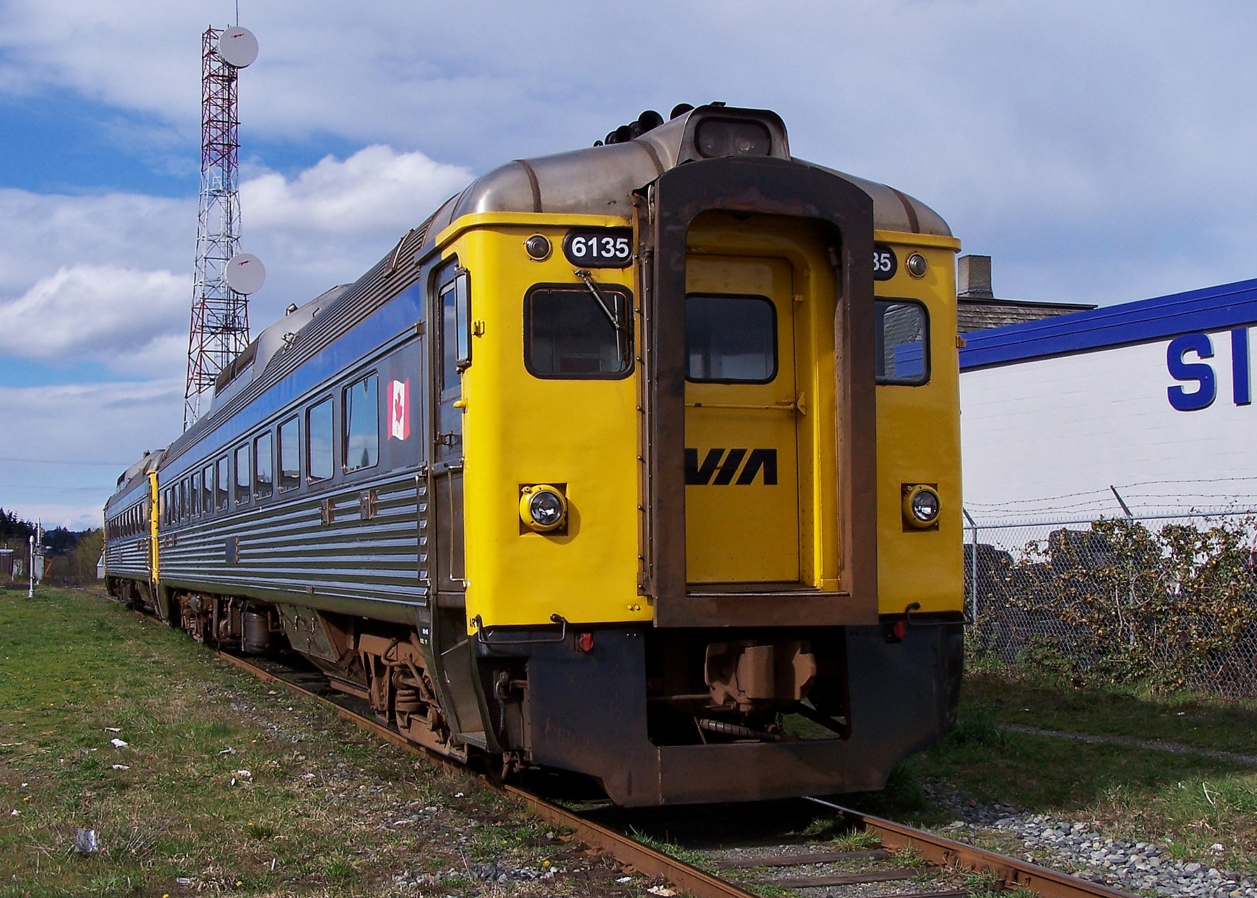 Railpictures.ca - steve arnot Photo: VIA Rail’s northbound Malahat ...