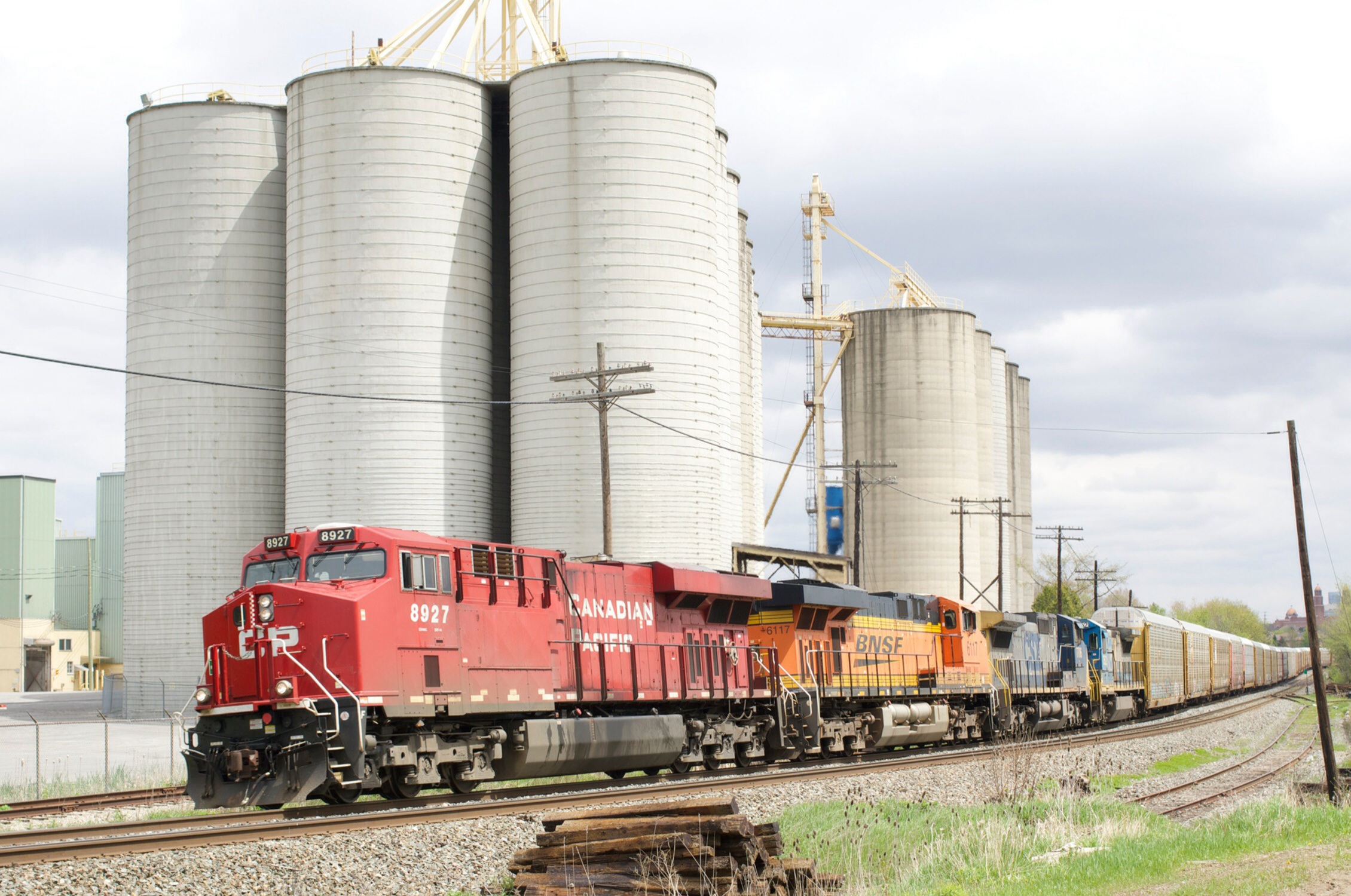 Railpictures.ca - Marcus W Stevens Photo: A colourful CP 147 rolls ...