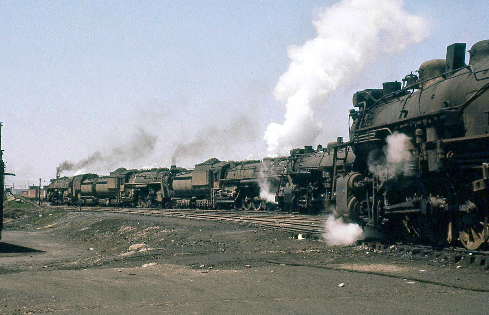 Railpictures.ca - Bill Thomson Photo: Steamy day at the roundhouse! A ...