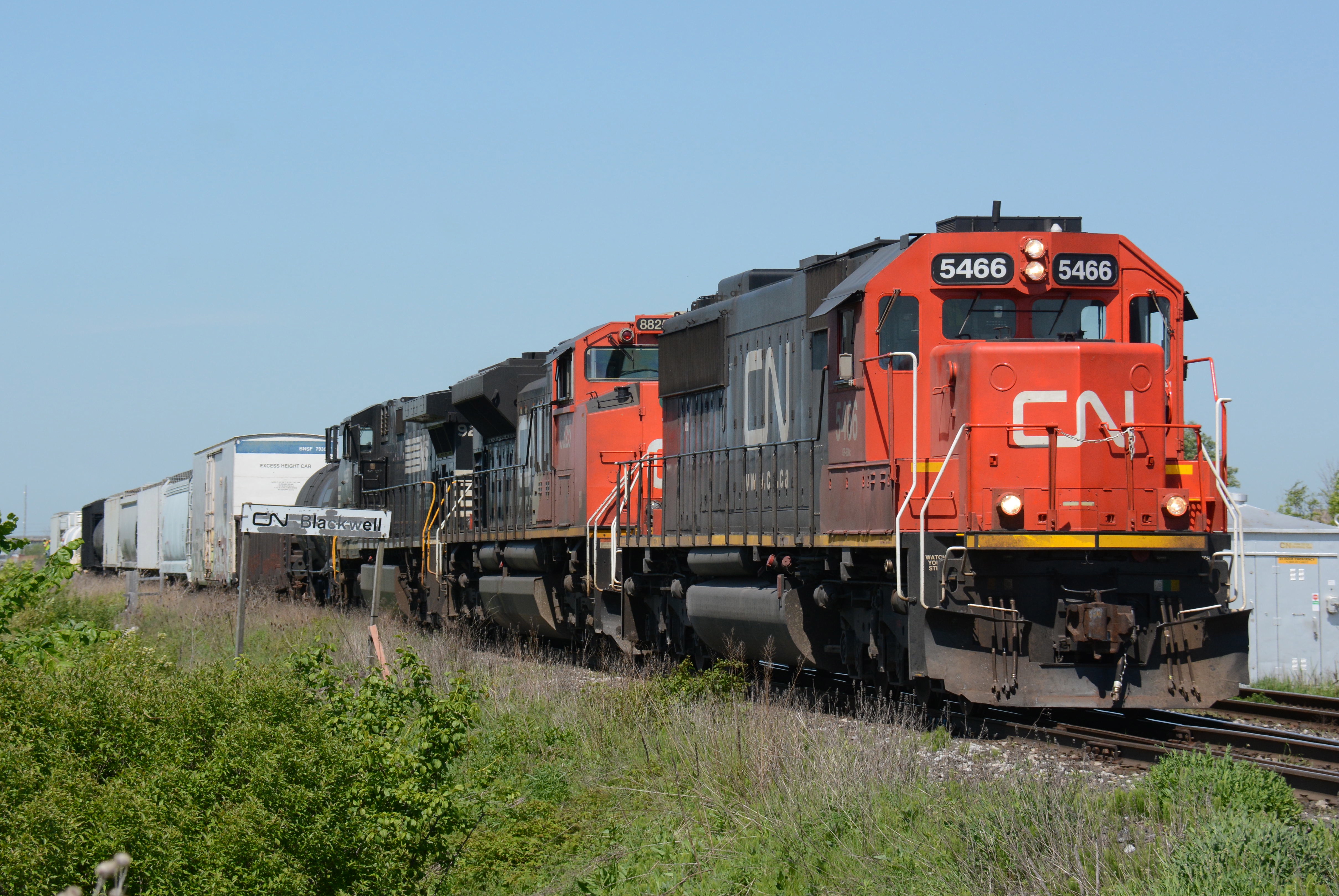 Railpictures.ca - Marc Dease Photo: CN5466 with CN8825 and NS9297 shift ...