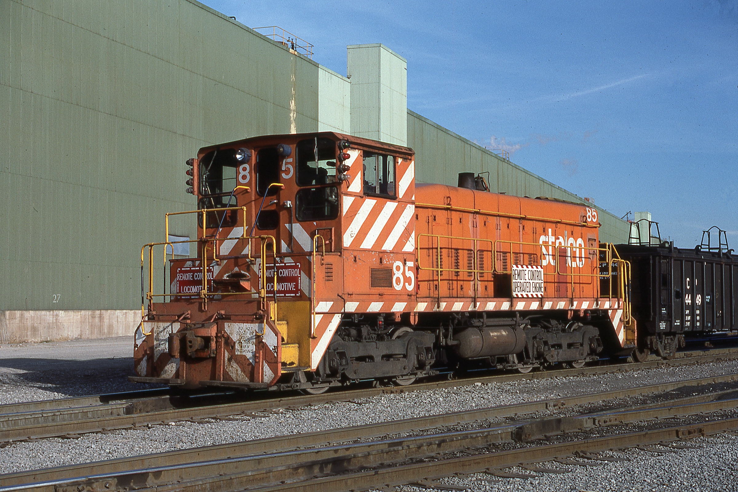 Railpictures.ca - Keith MacCauley Photo: Remote Control equipped SW900 ...