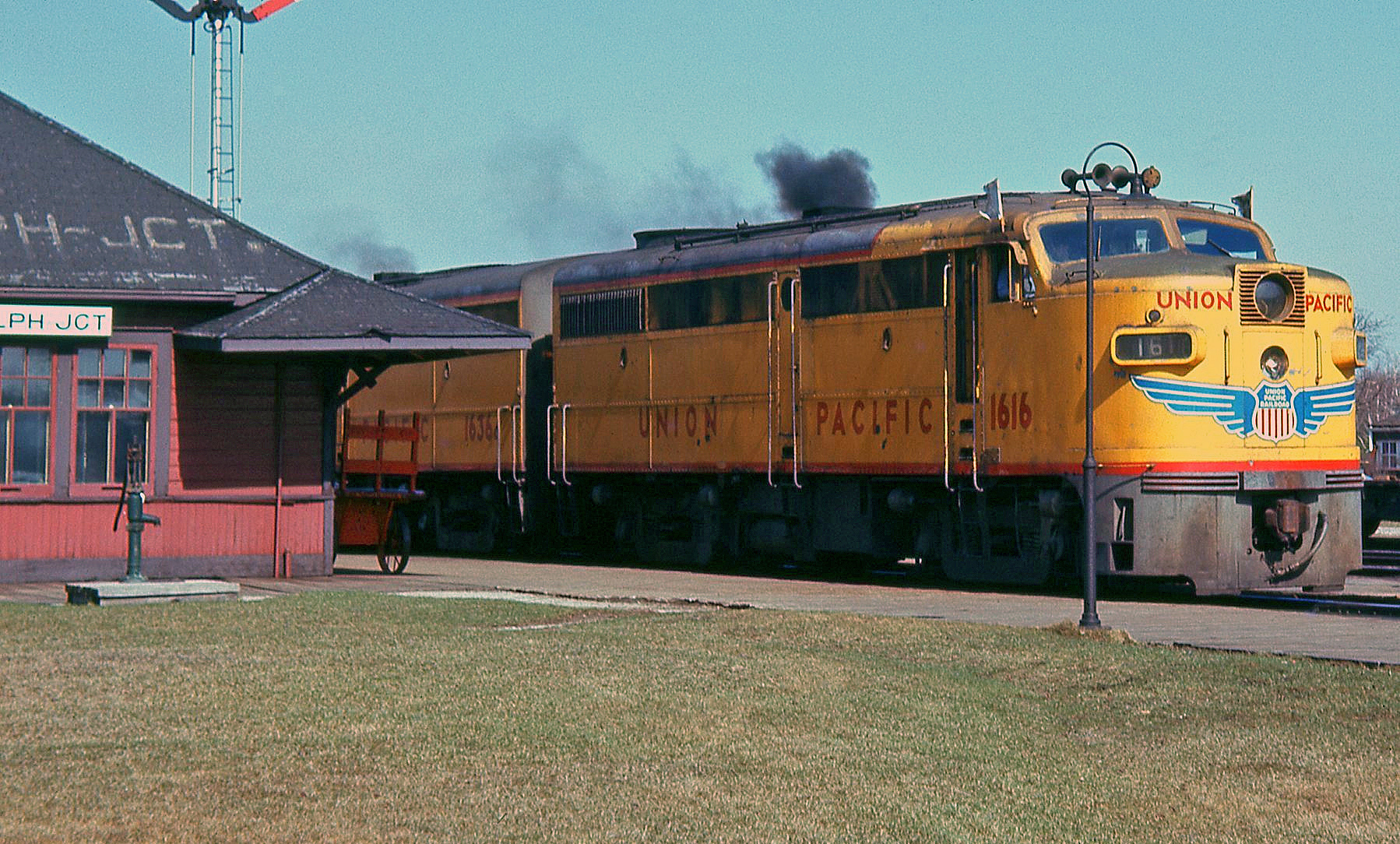 Railpictures.ca - Bill Thomson Photo: Even in the 60′s, Canadian ...