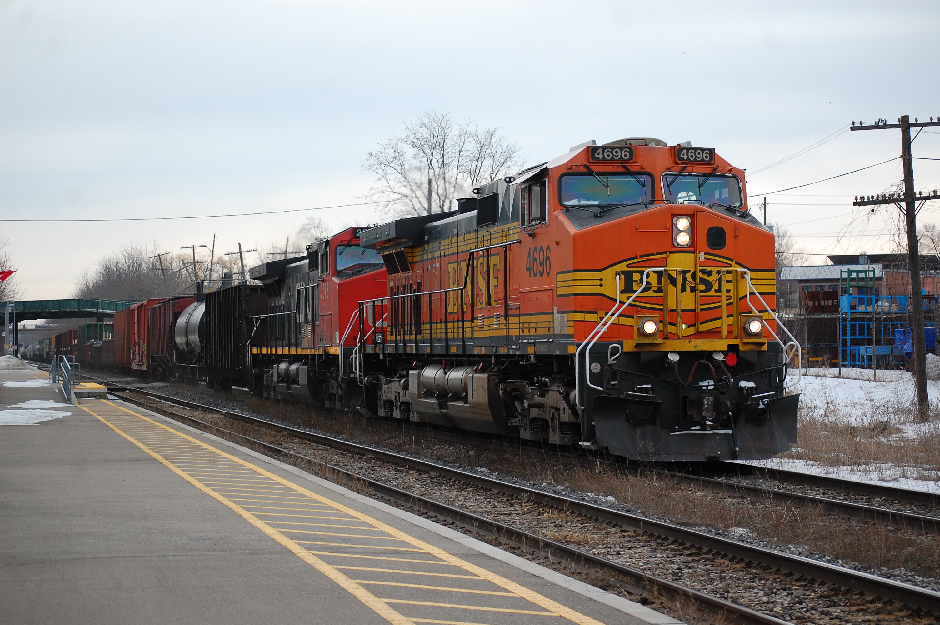 Railpictures.ca - Dean Brown Photo: BNSF leading CN 331 through St ...