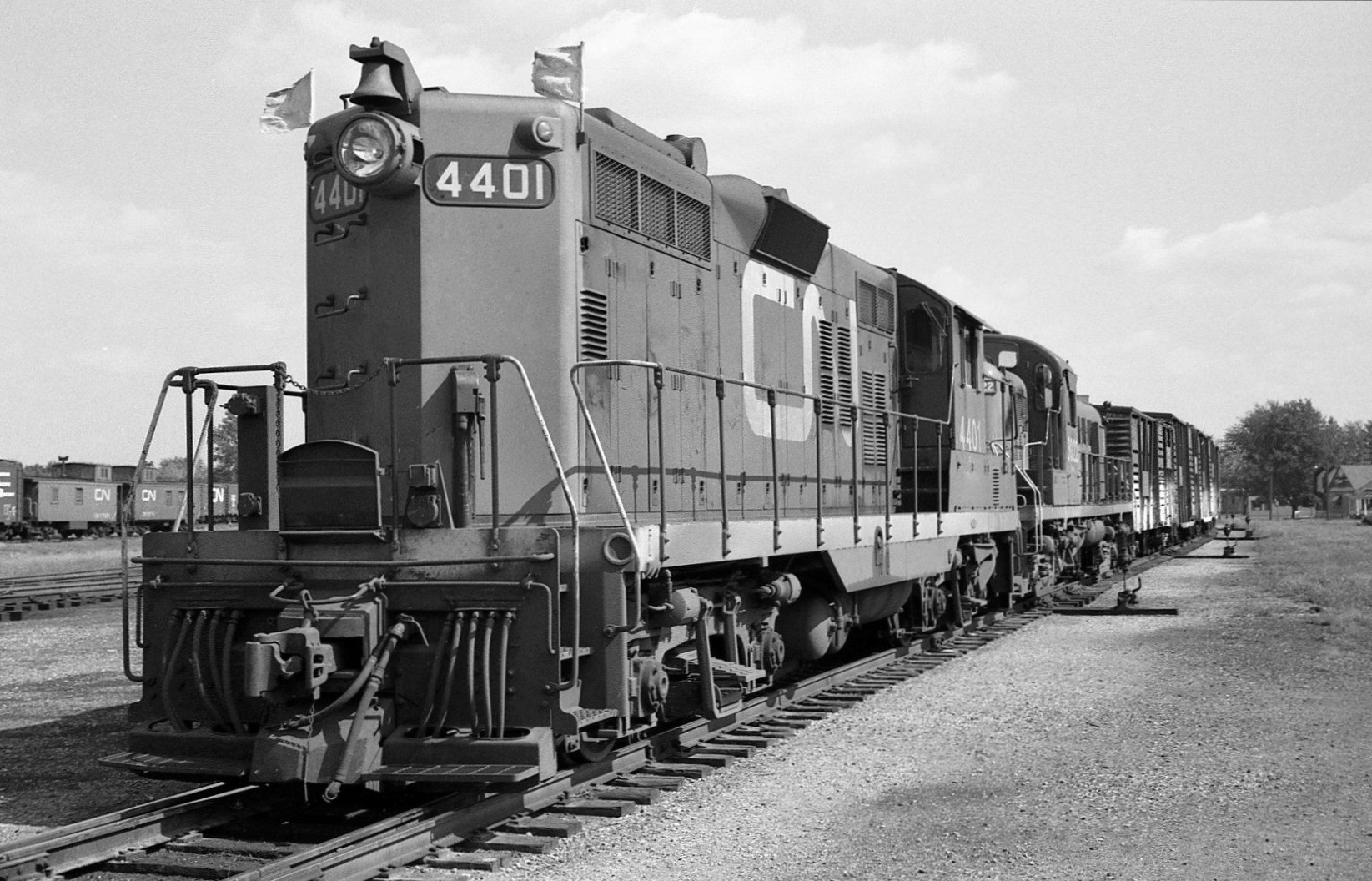 Railpictures.ca - oscale Photo: Brake test completed 4401 pulls down to ...